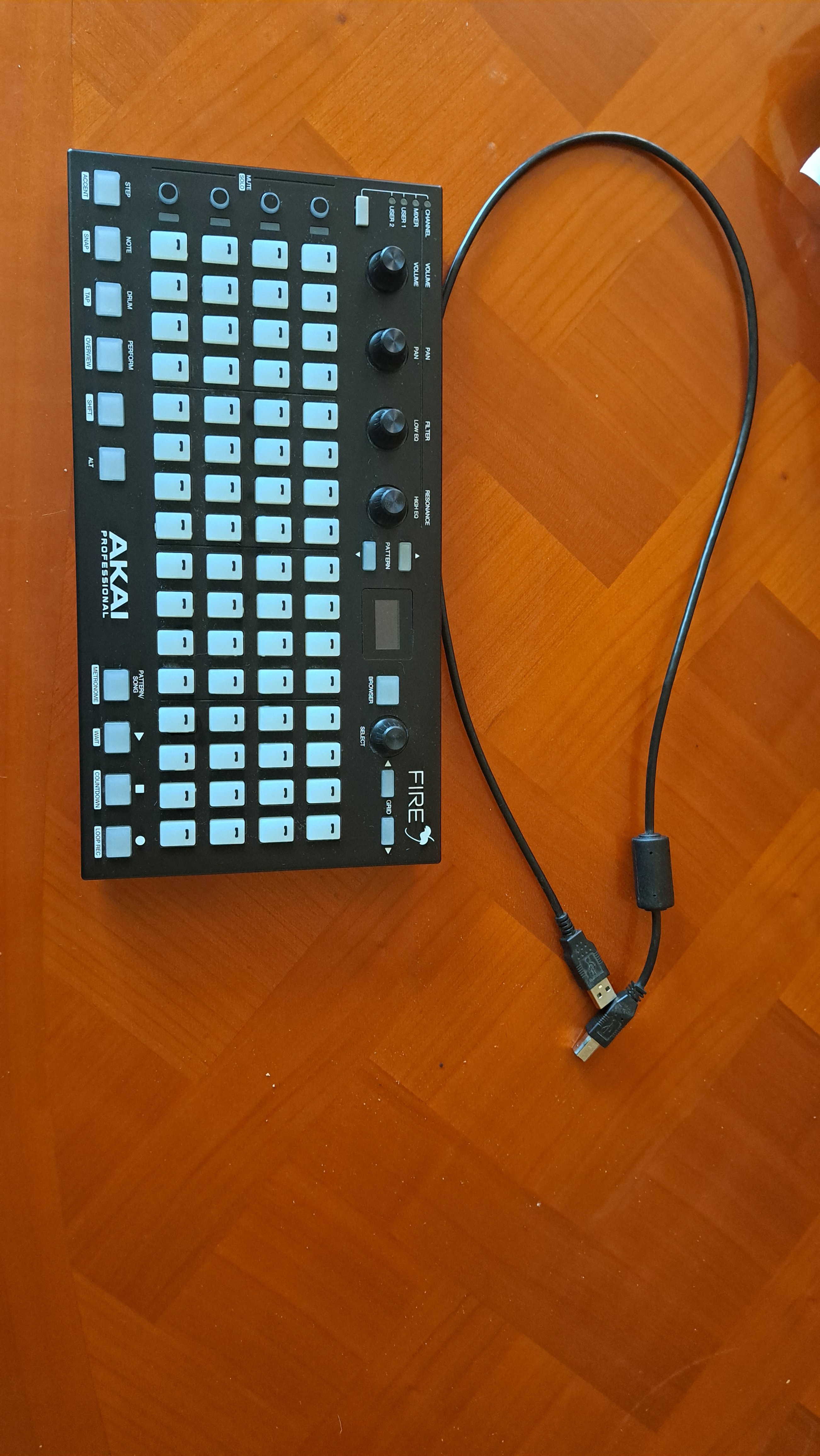 Fire - Akai Professional Fire - Audiofanzine