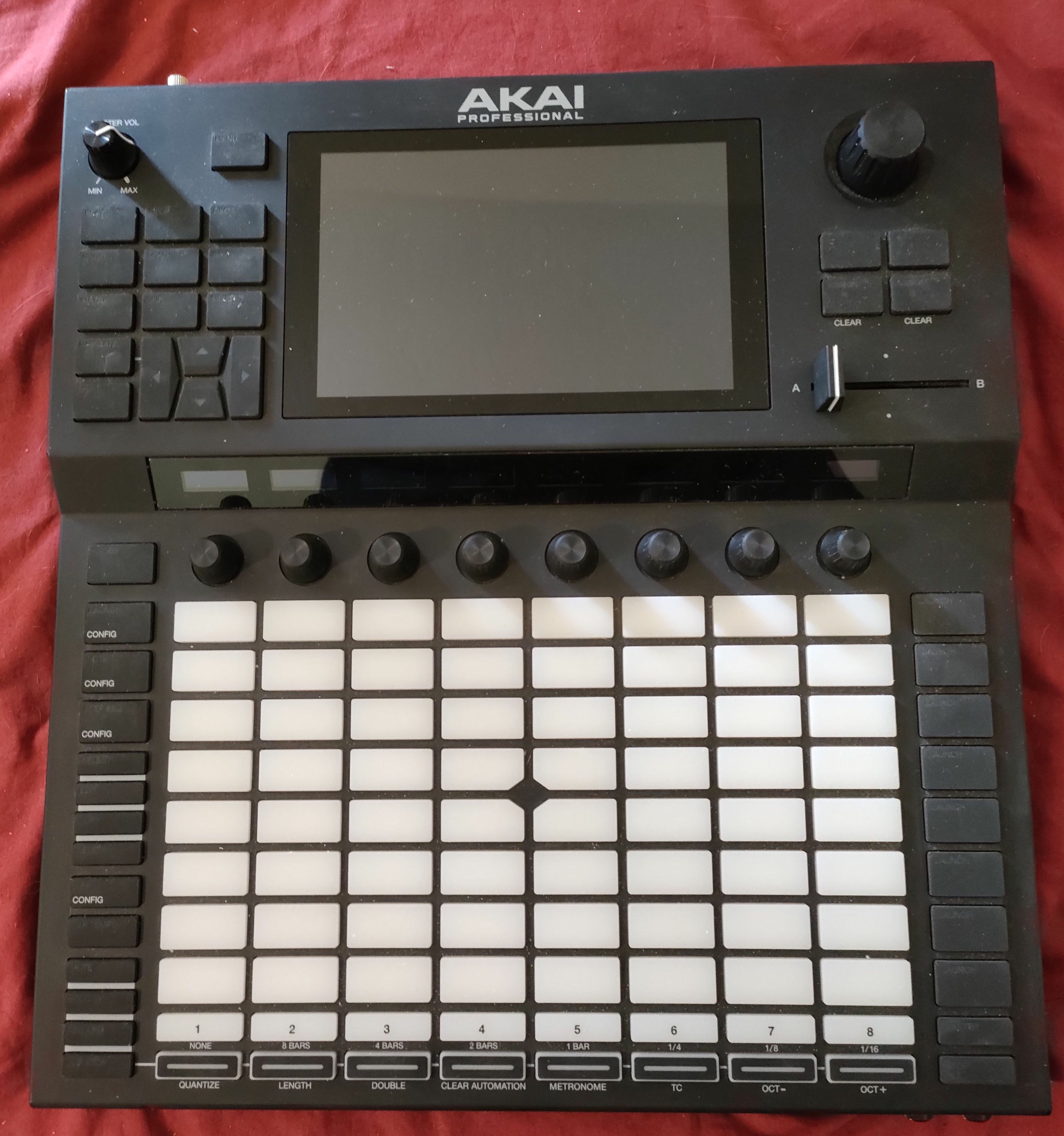 Akai Force + SSD 1To Samsung + Decksaver (Ile-de-France) - Audiofanzine