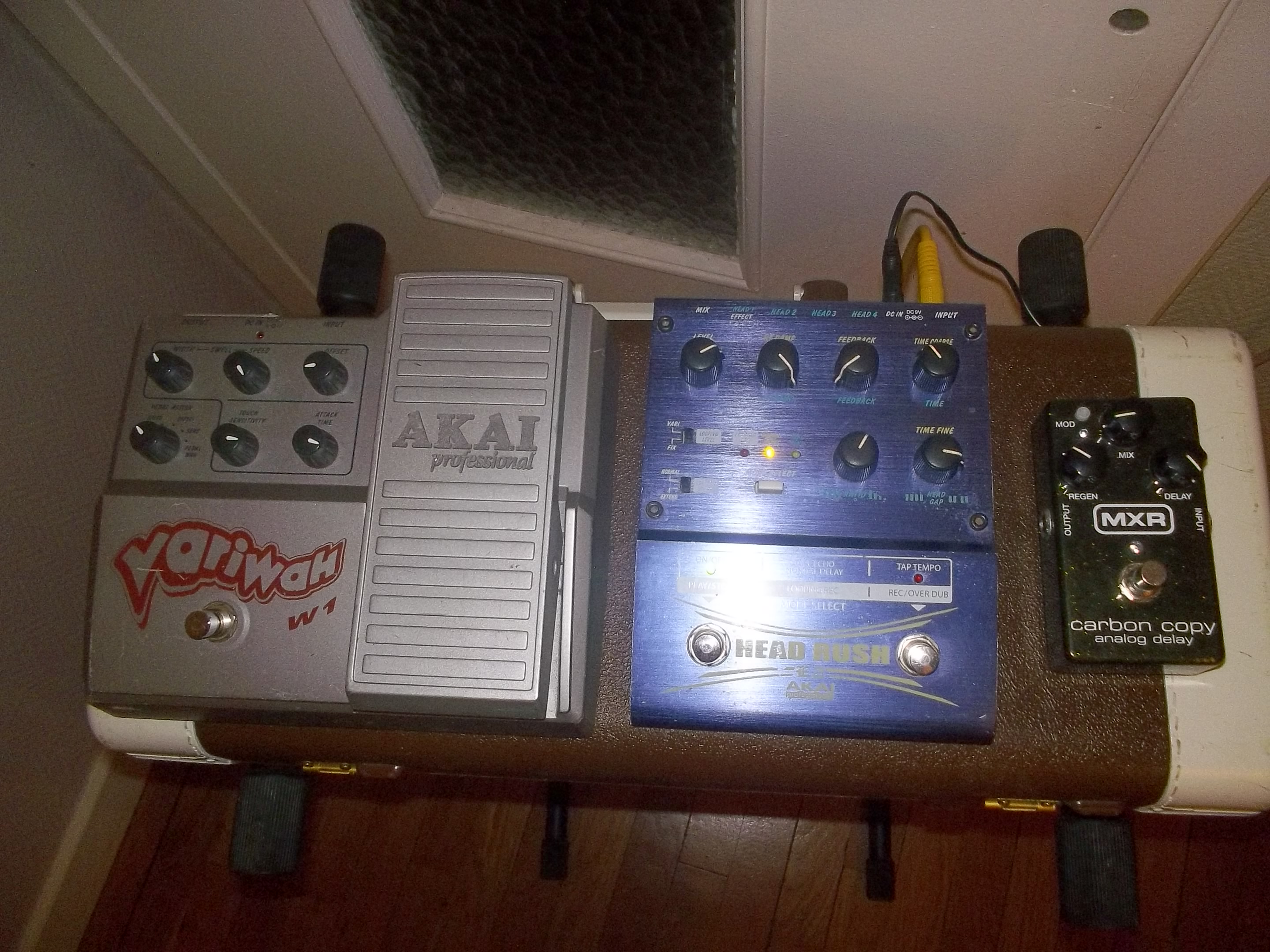 Head Rush E2 - Akai Professional Head Rush E2 - Audiofanzine