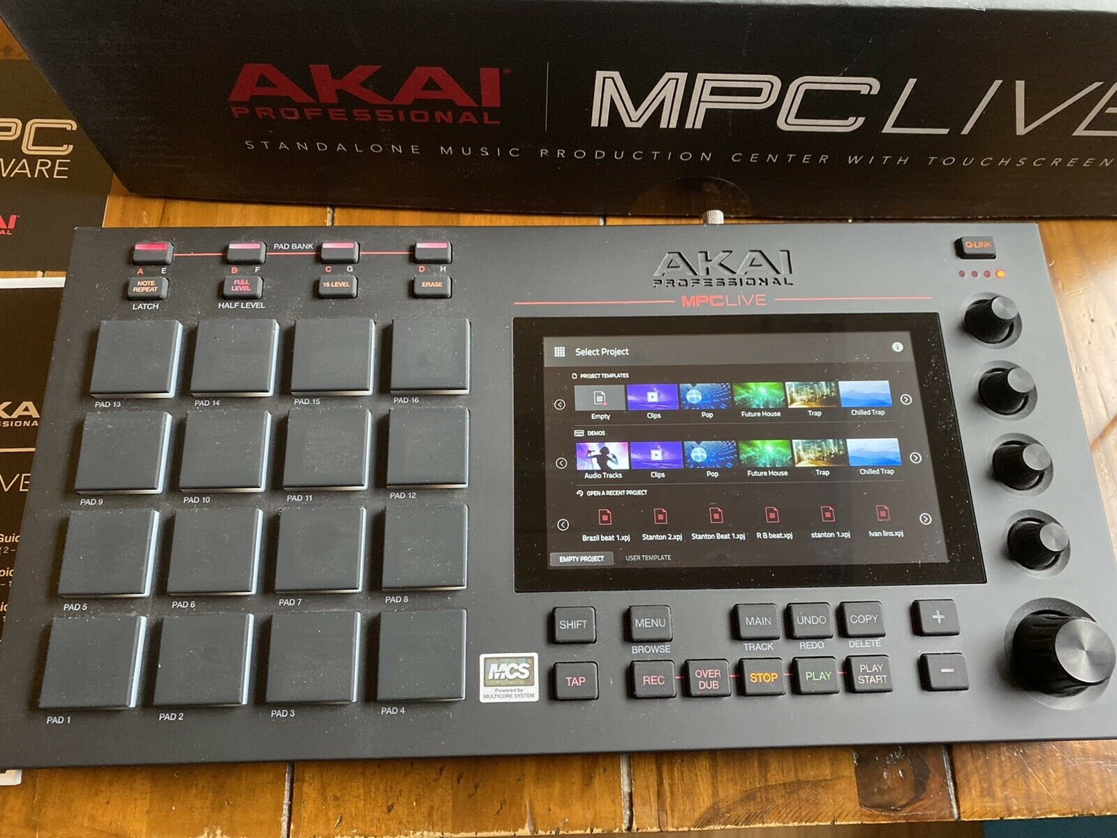 MPC Live - Akai Professional MPC Live - Audiofanzine
