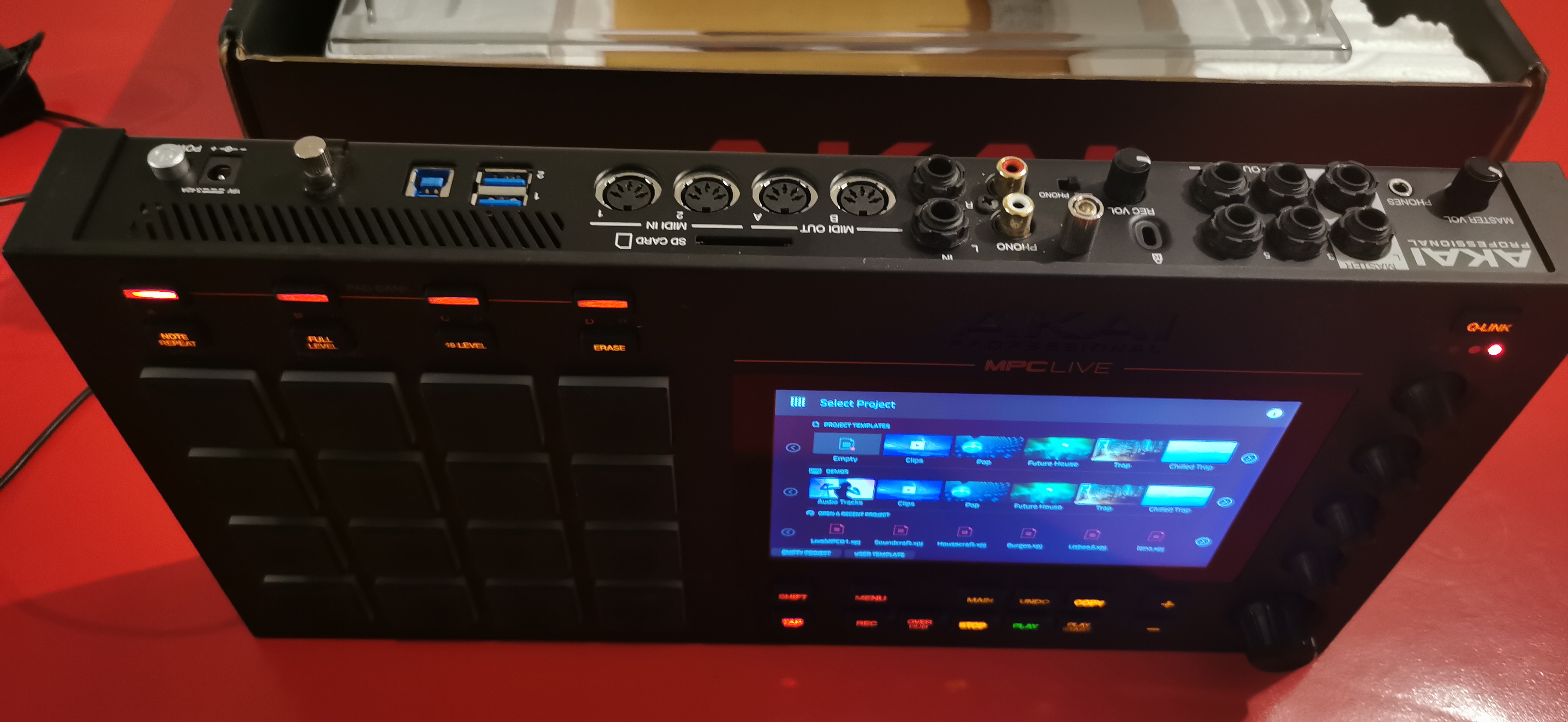 MPC Live - Akai Professional MPC Live - Audiofanzine