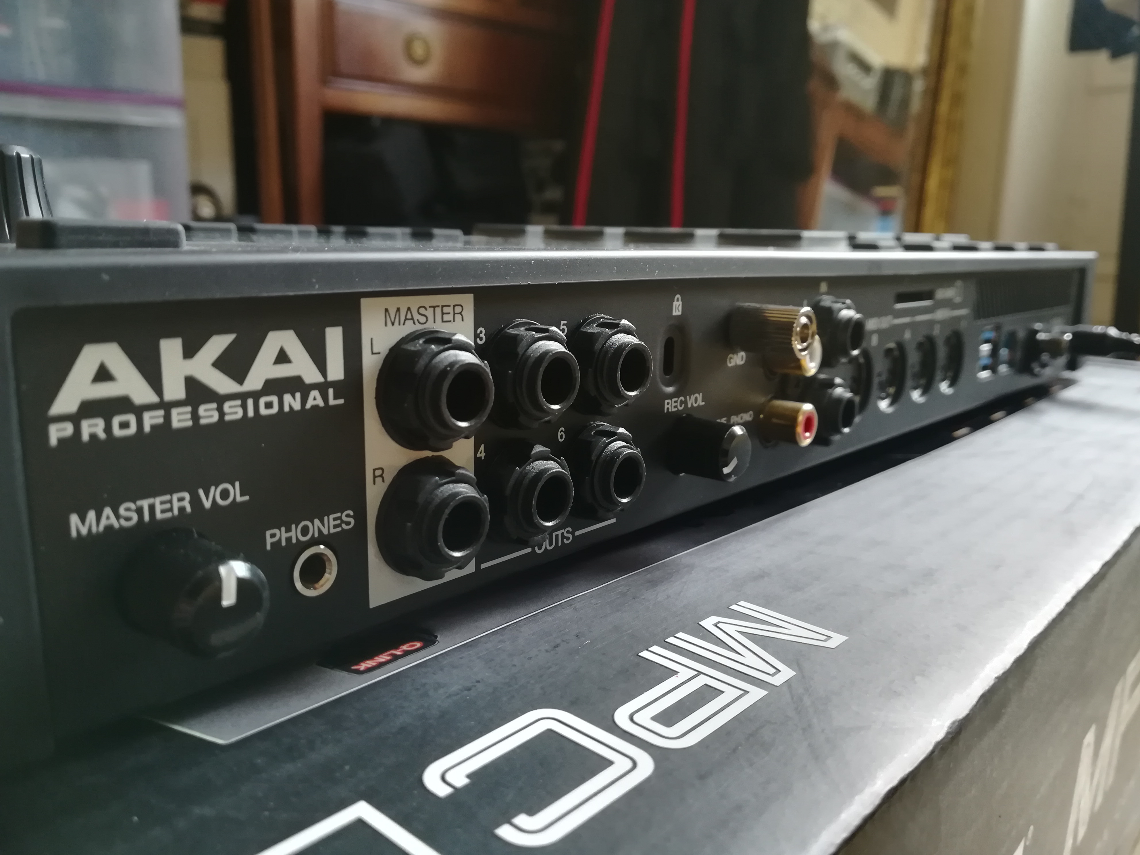 MPC Live - Akai Professional MPC Live - Audiofanzine