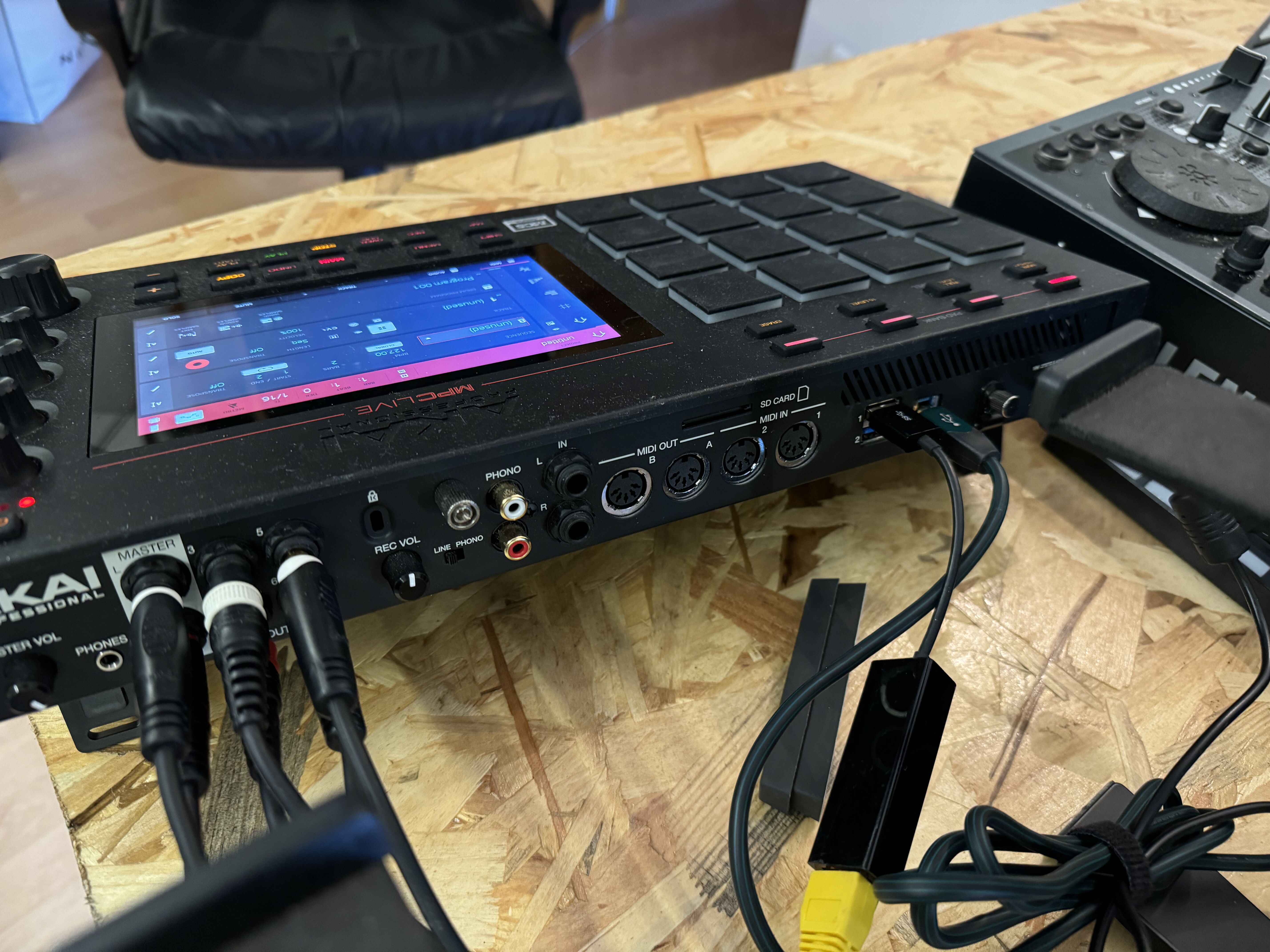 MPC Live - Akai Professional MPC Live - Audiofanzine