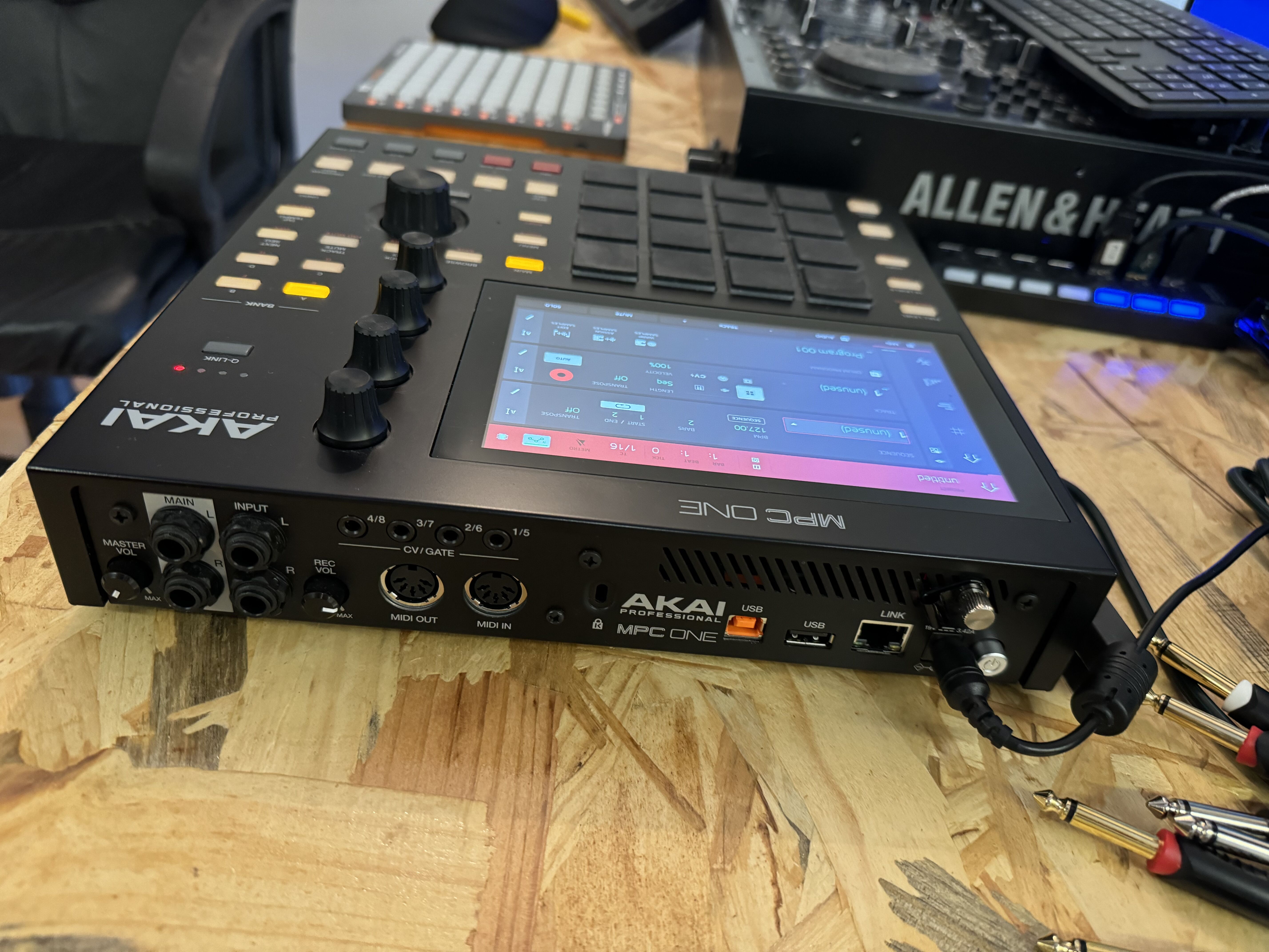 MPC One - Akai Professional MPC One - Audiofanzine