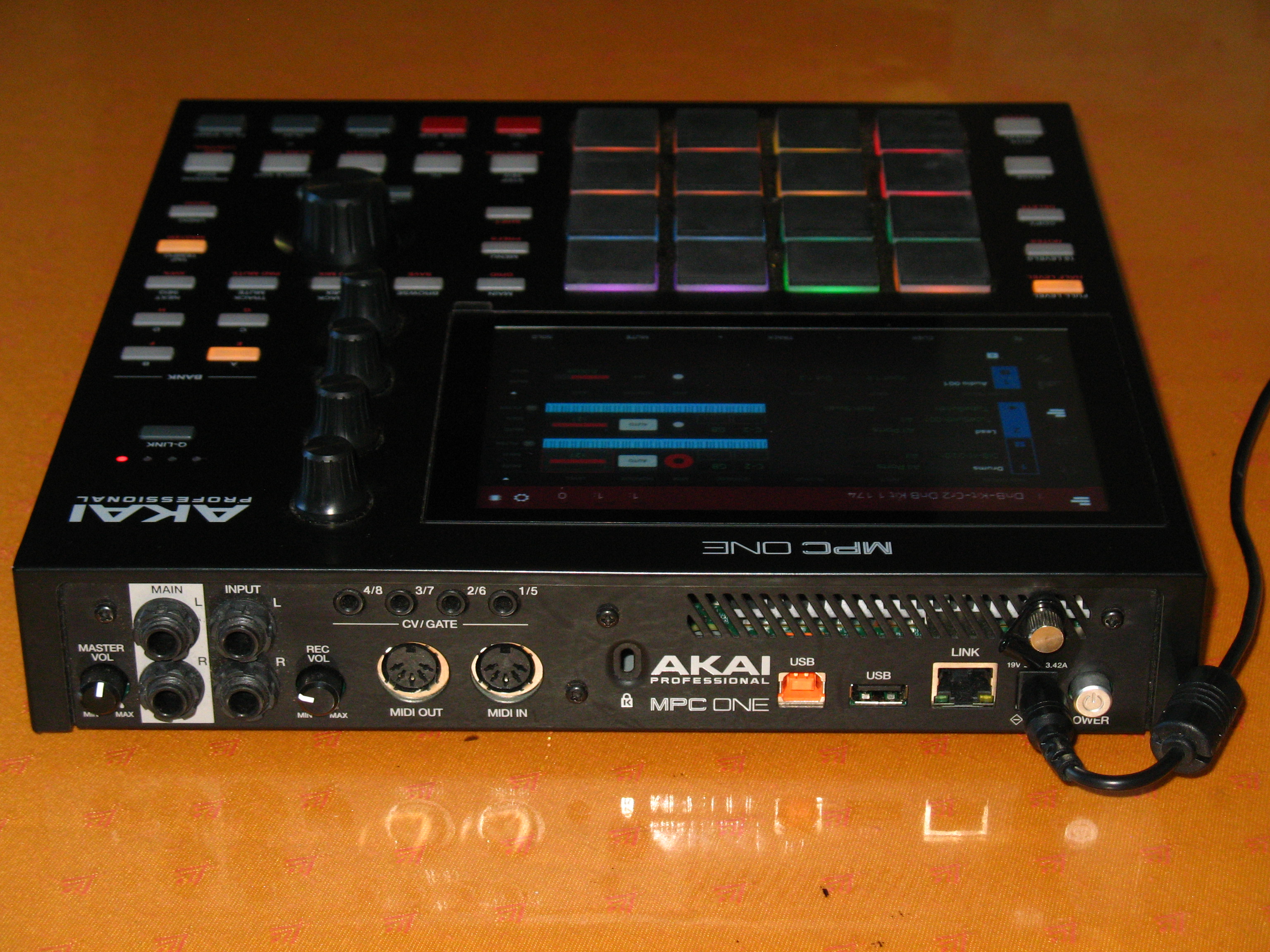 MPC One - Akai Professional MPC One - Audiofanzine