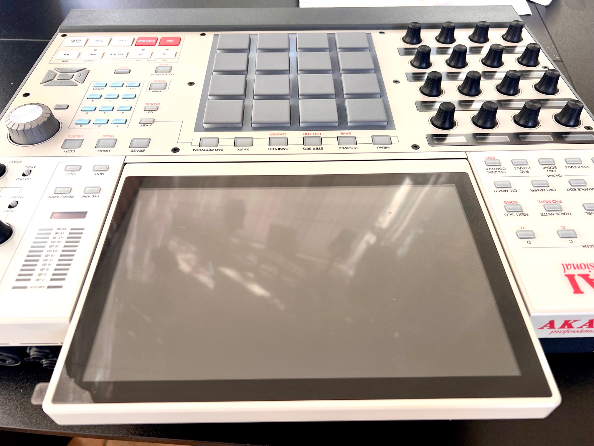 MPC X SE - Akai Professional MPC X SE - Audiofanzine