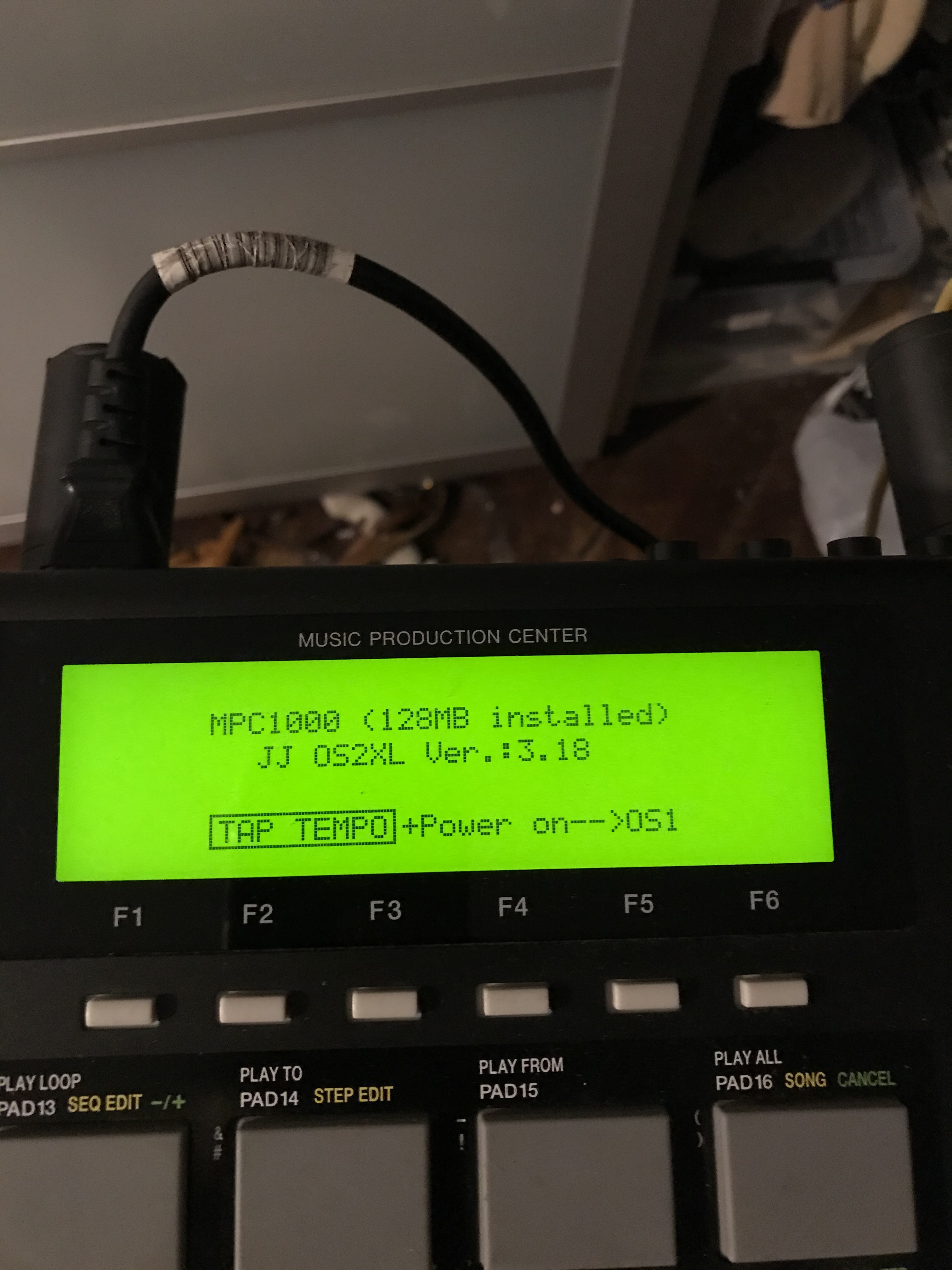 MPC1000 Black - Akai Professional MPC1000 Black - Audiofanzine