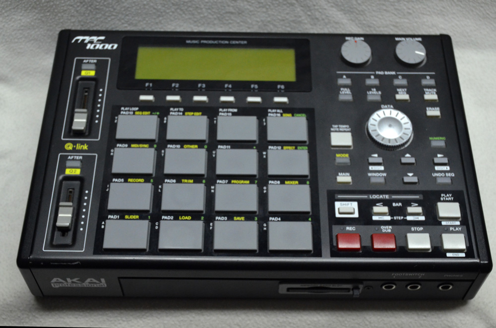 MPC1000 Black - Akai Professional MPC1000 Black - Audiofanzine