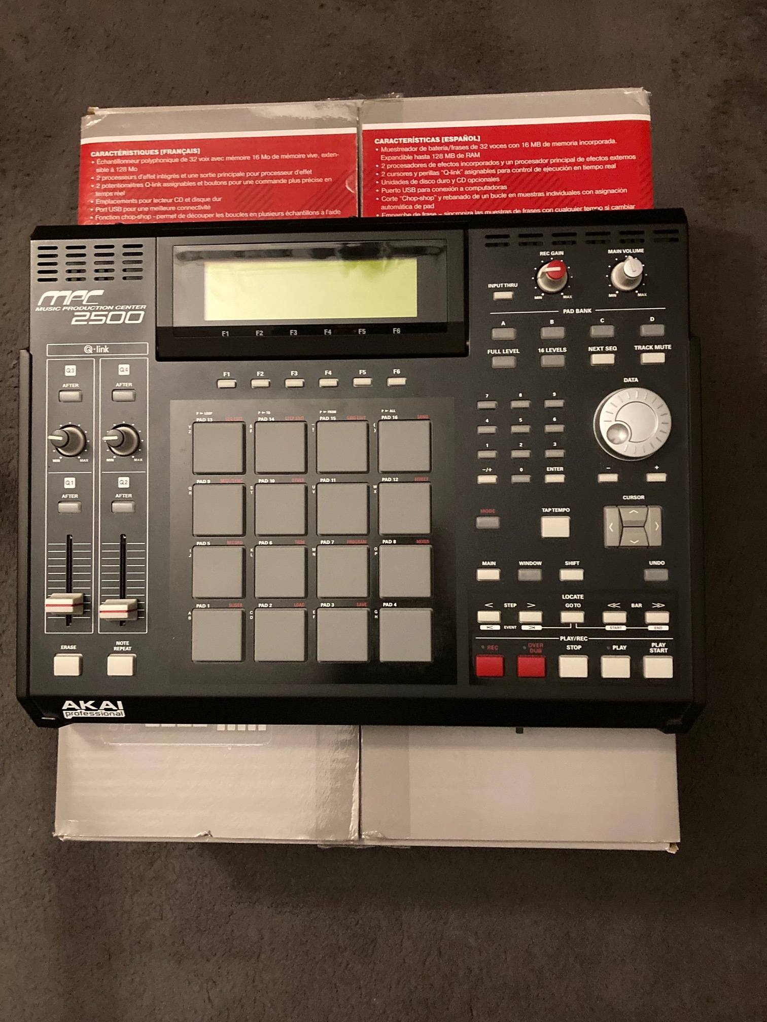MPC2500 - Akai Professional MPC2500 - Audiofanzine