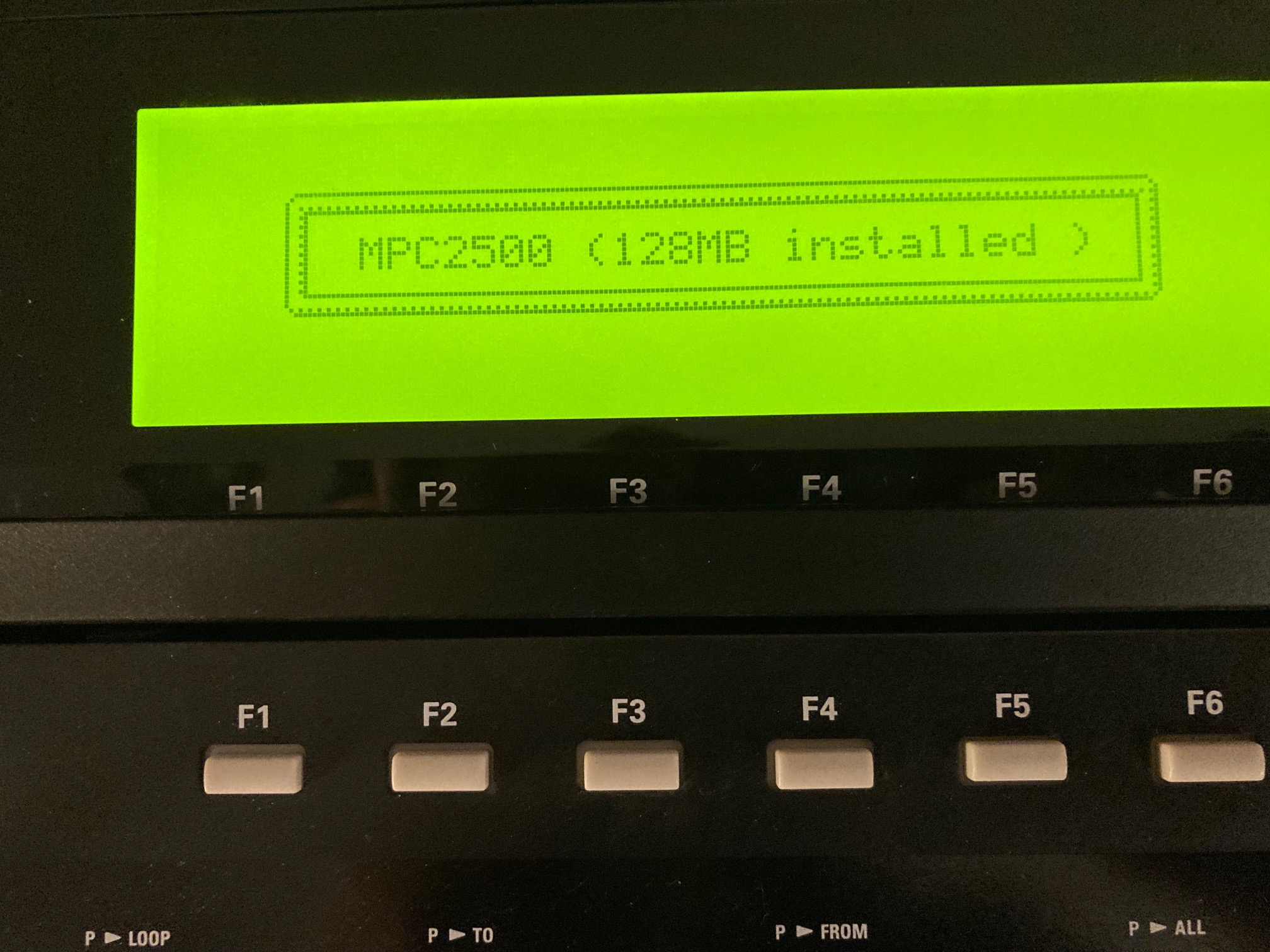 MPC2500 - Akai Professional MPC2500 - Audiofanzine