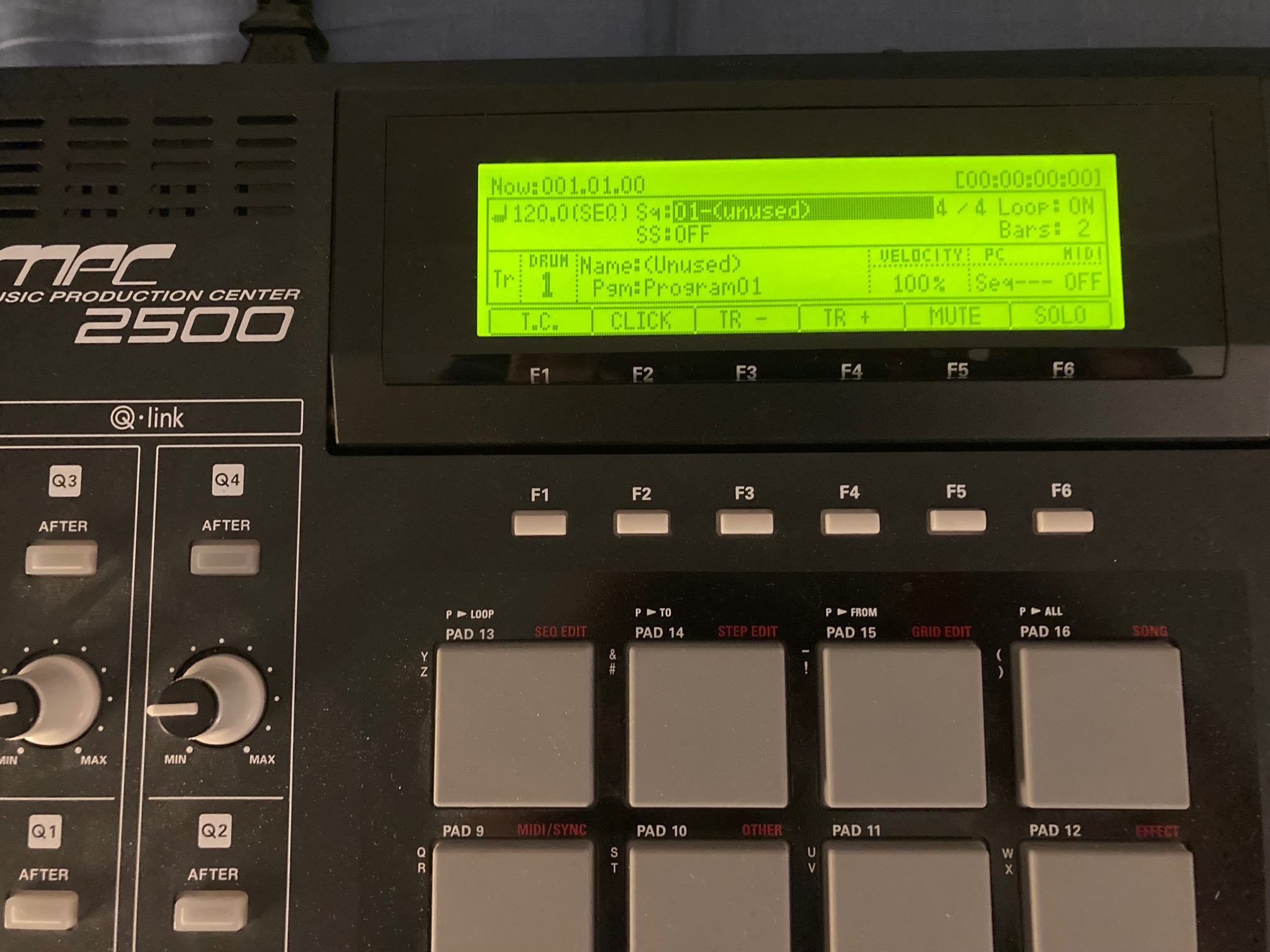 MPC2500 - Akai Professional MPC2500 - Audiofanzine