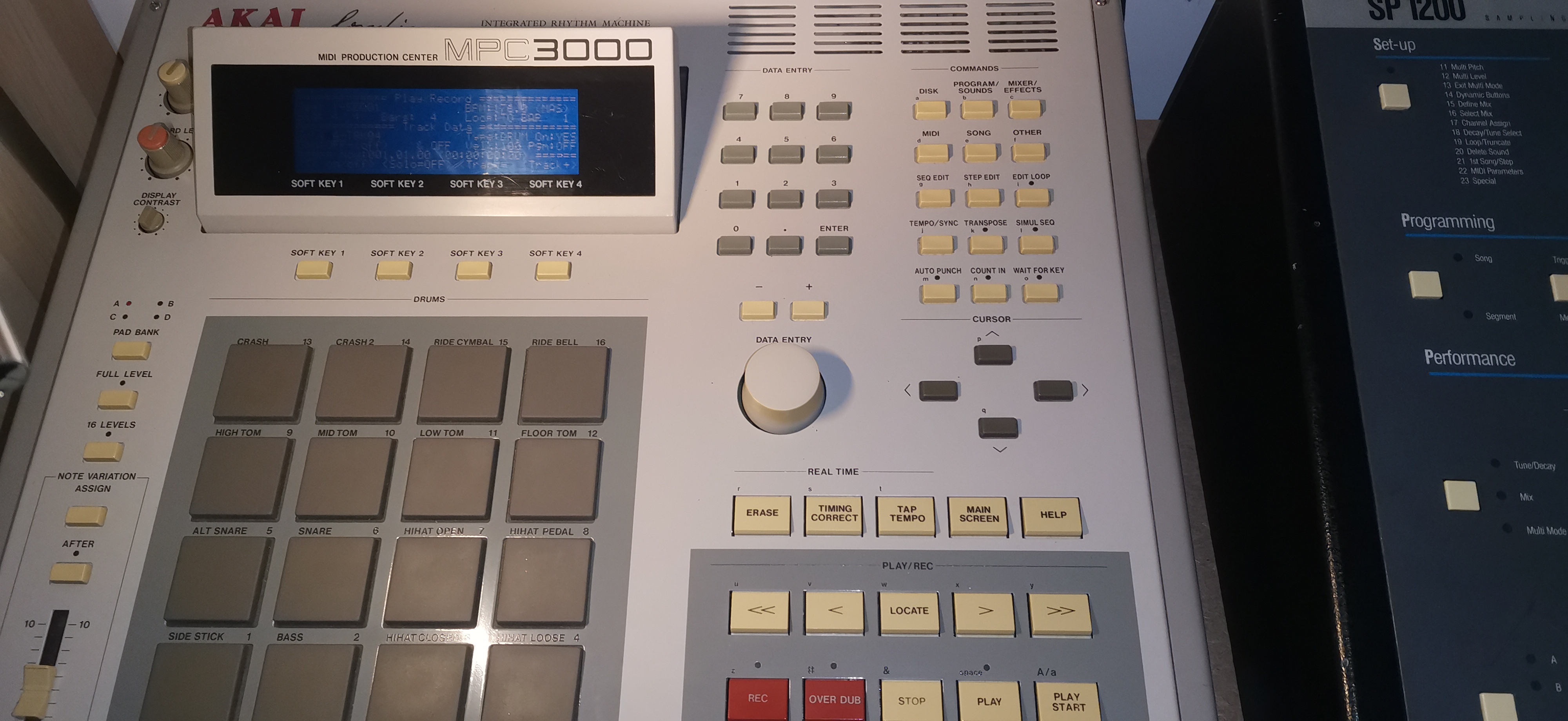 MPC3000 - Akai Professional MPC3000 - Audiofanzine