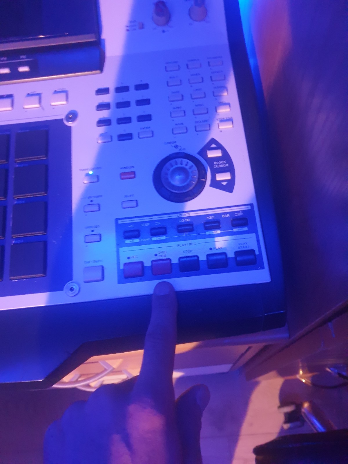 MPC4000 Plus - Akai Professional MPC4000 Plus - Audiofanzine