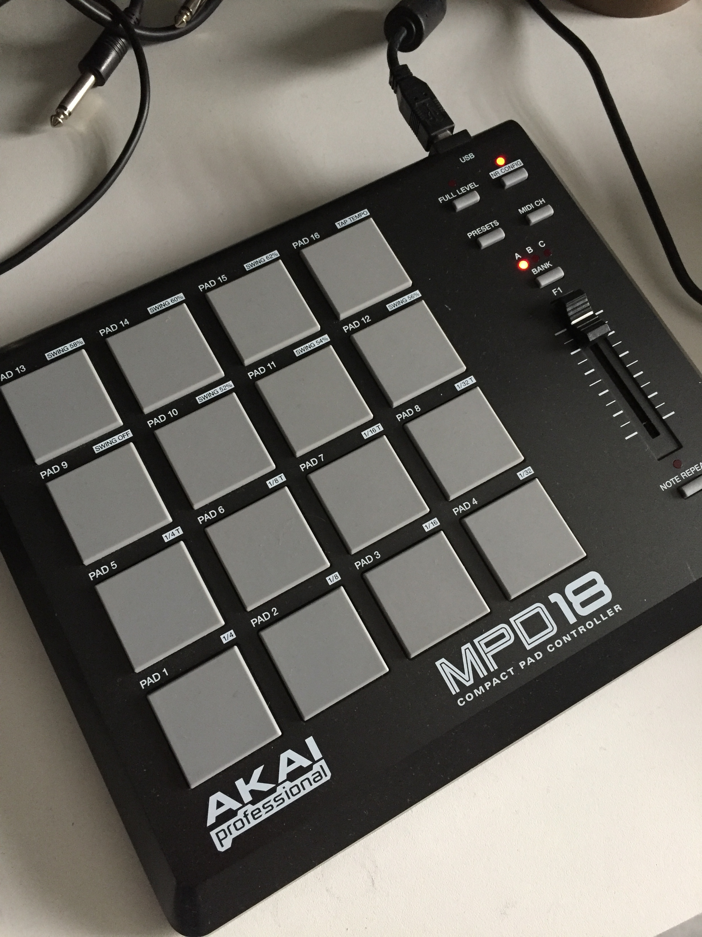 MPD18 - Akai Professional MPD18 - Audiofanzine