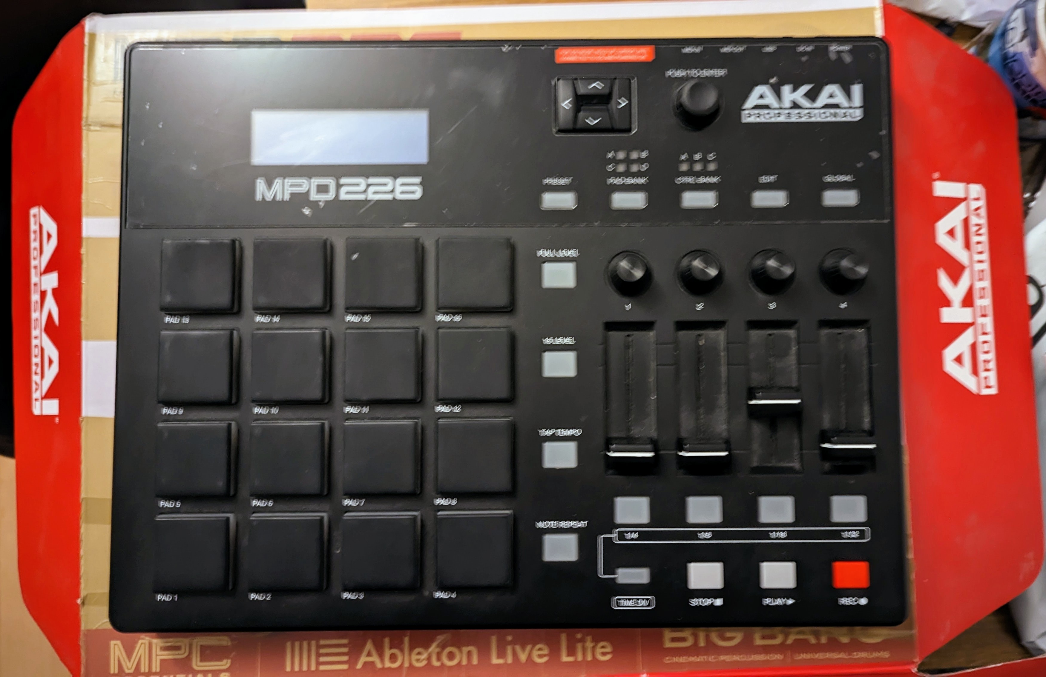 MPD226 - Akai Professional MPD226 - Audiofanzine