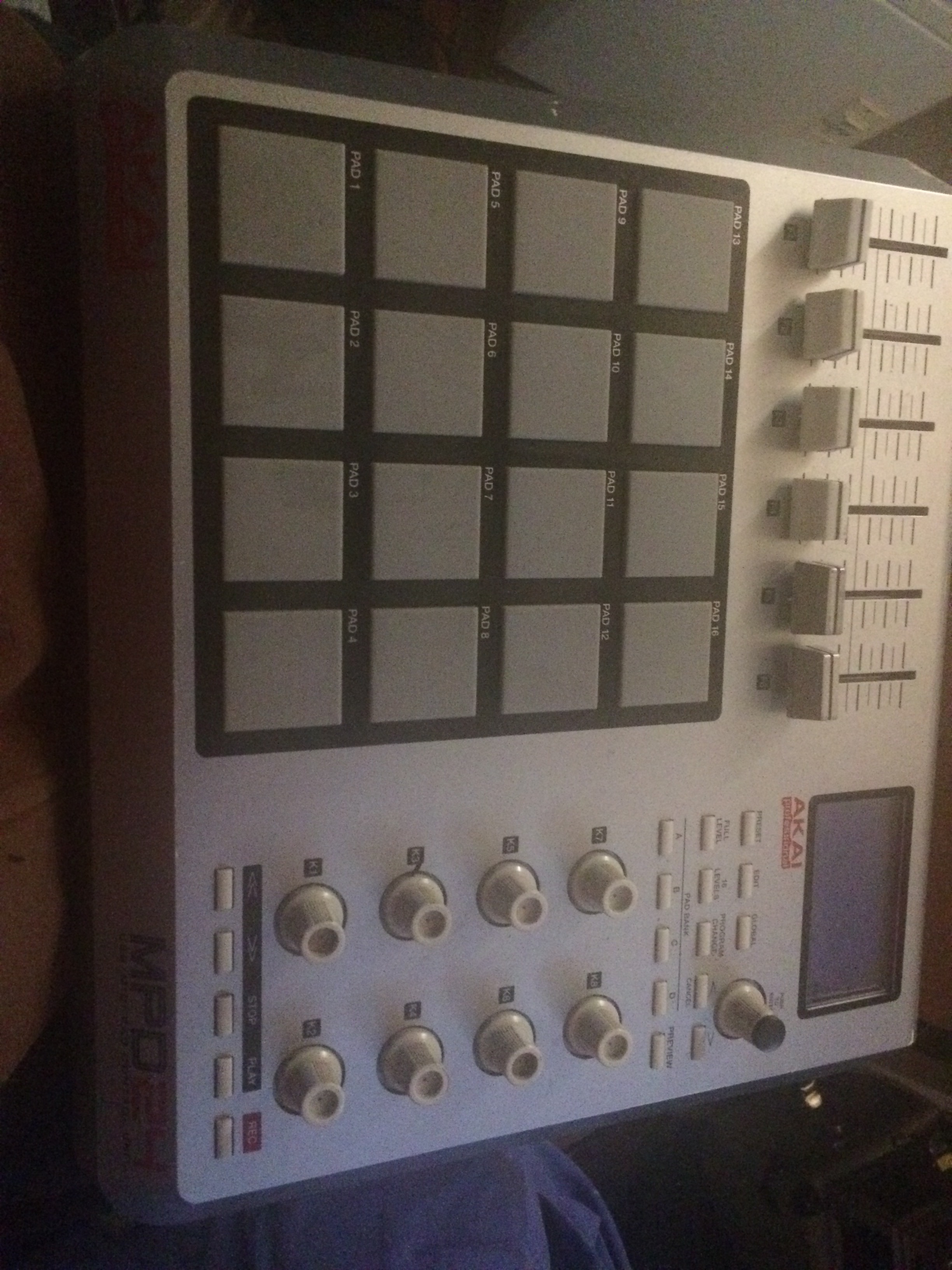 MPD24 - Akai Professional MPD24 - Audiofanzine