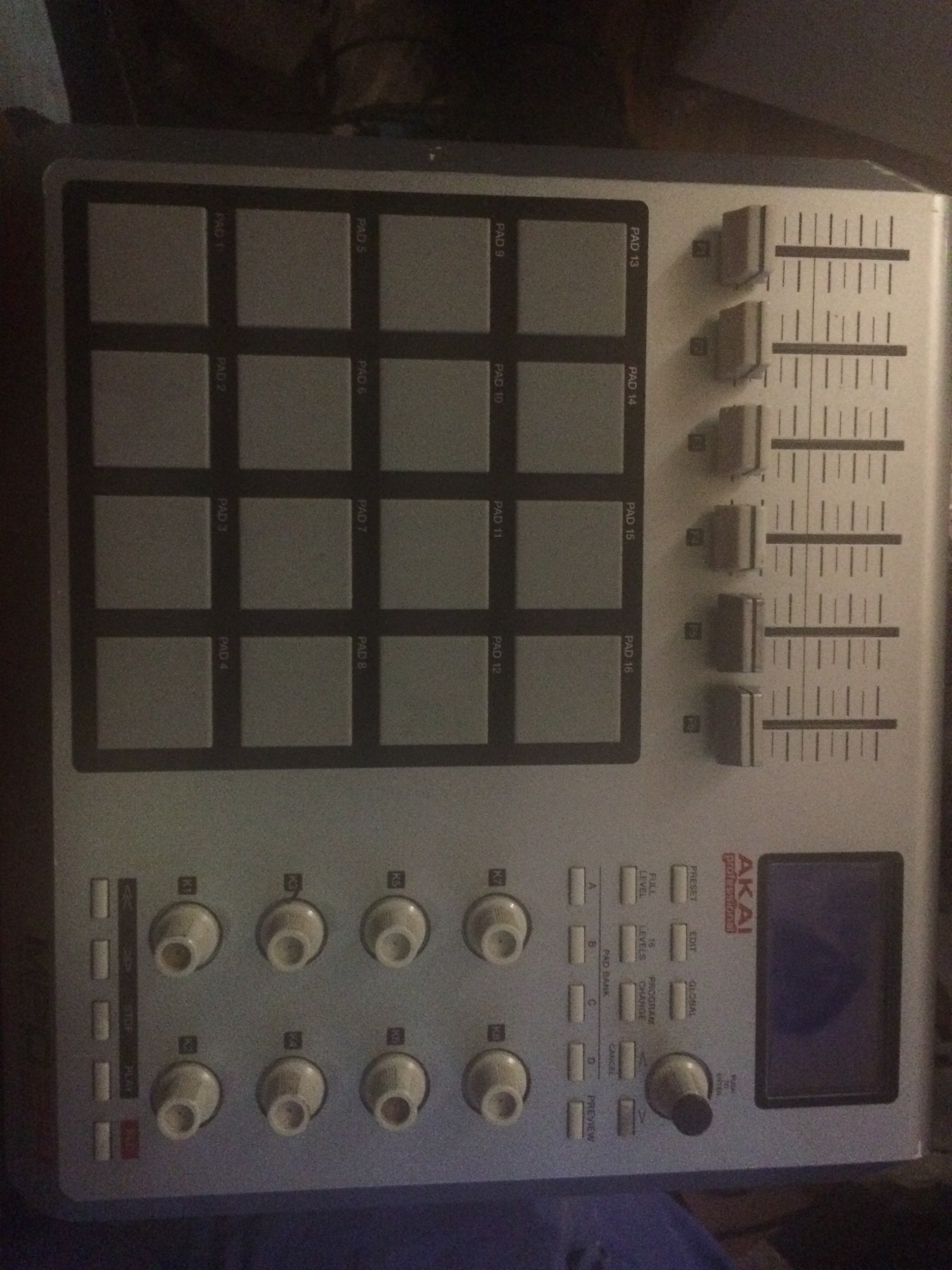 MPD24 - Akai Professional MPD24 - Audiofanzine