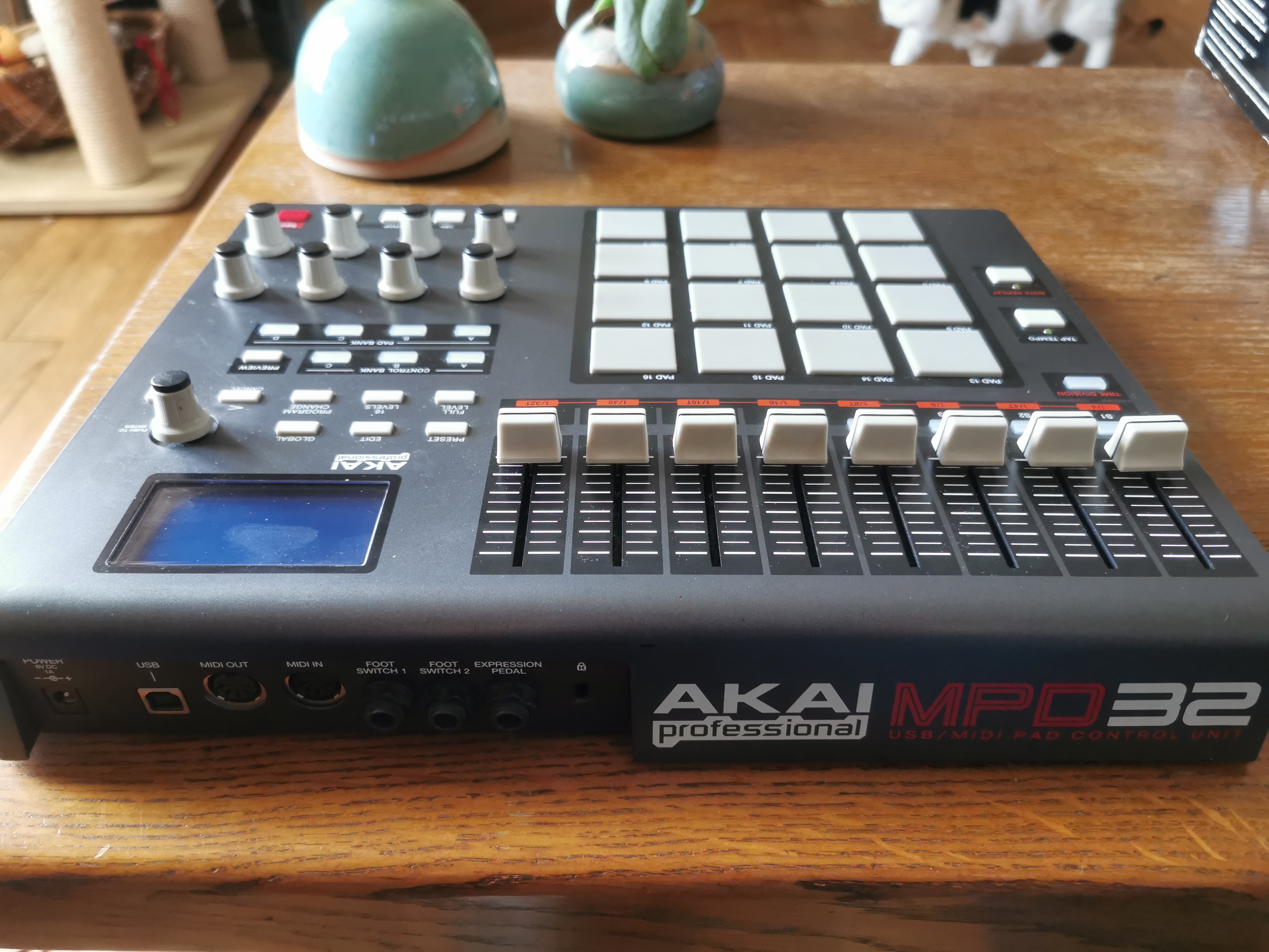 MPD32 - Akai Professional MPD32 - Audiofanzine