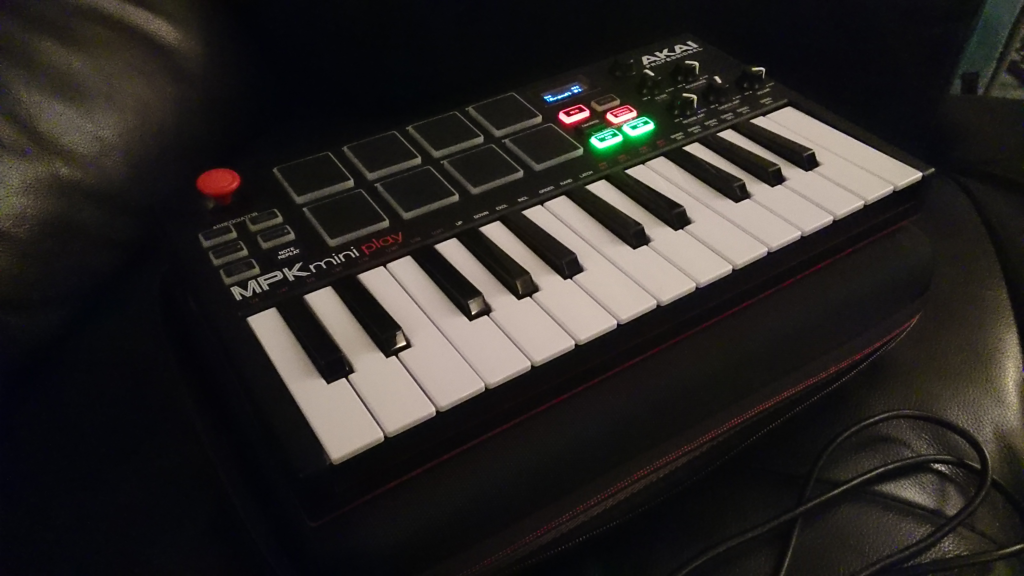MPK Mini Play - Akai Professional MPK Mini Play - Audiofanzine
