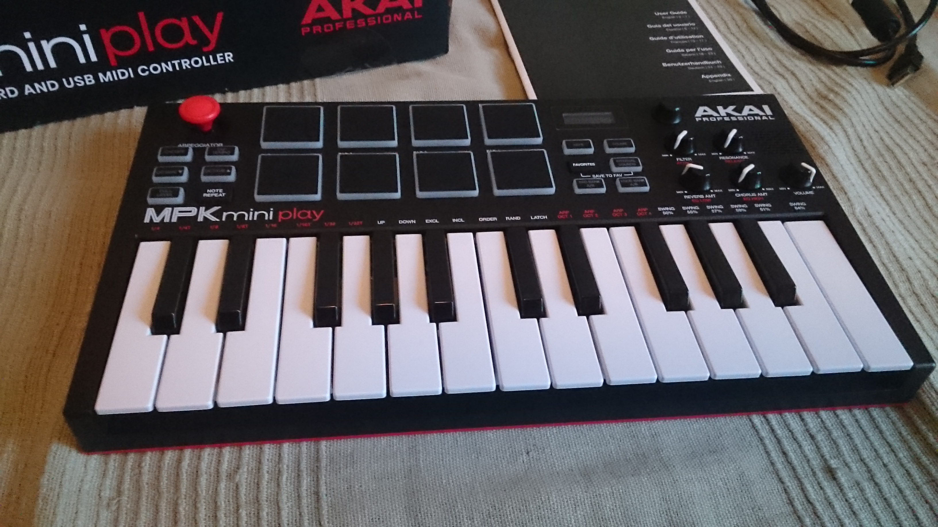MPK Mini Play - Akai Professional MPK Mini Play - Audiofanzine