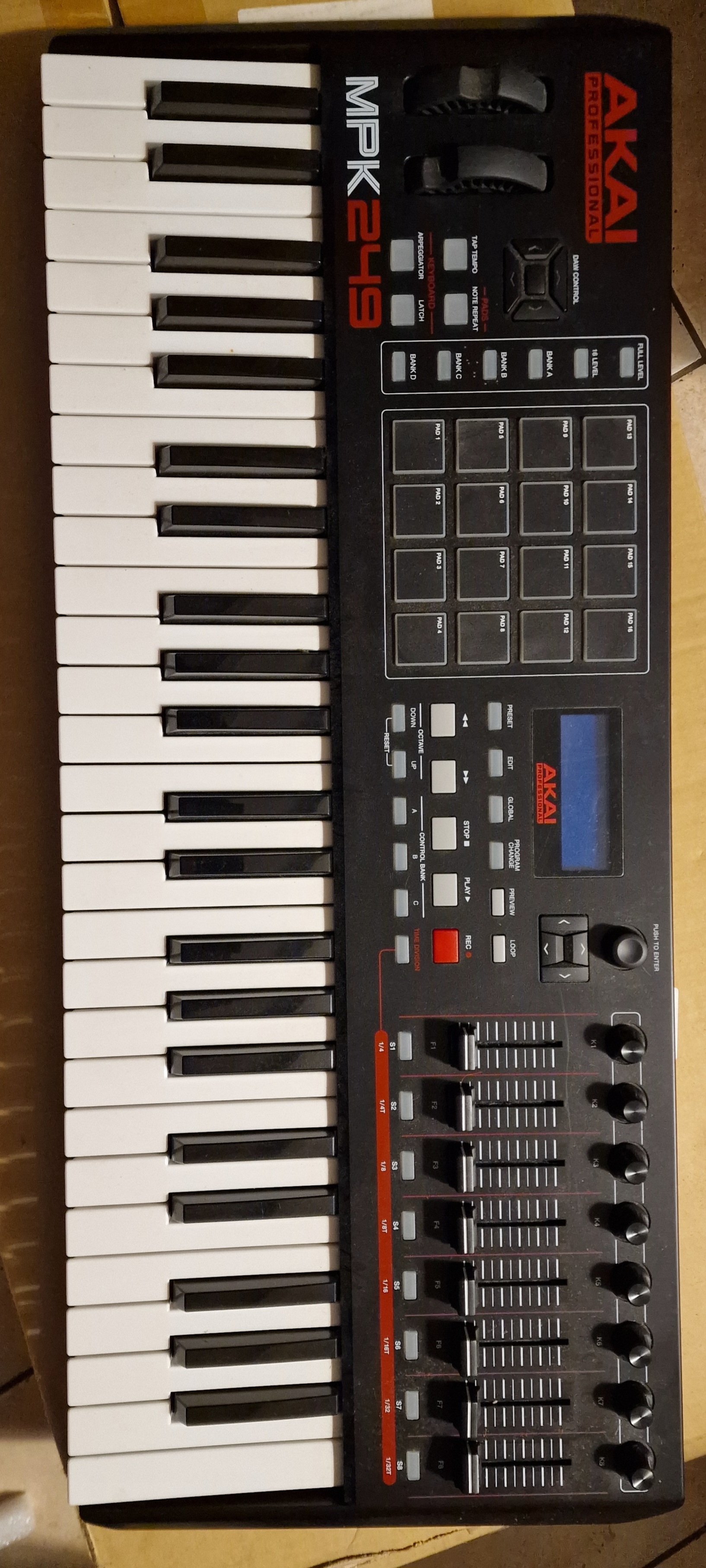 MPK249 - Akai Professional MPK249 - Audiofanzine