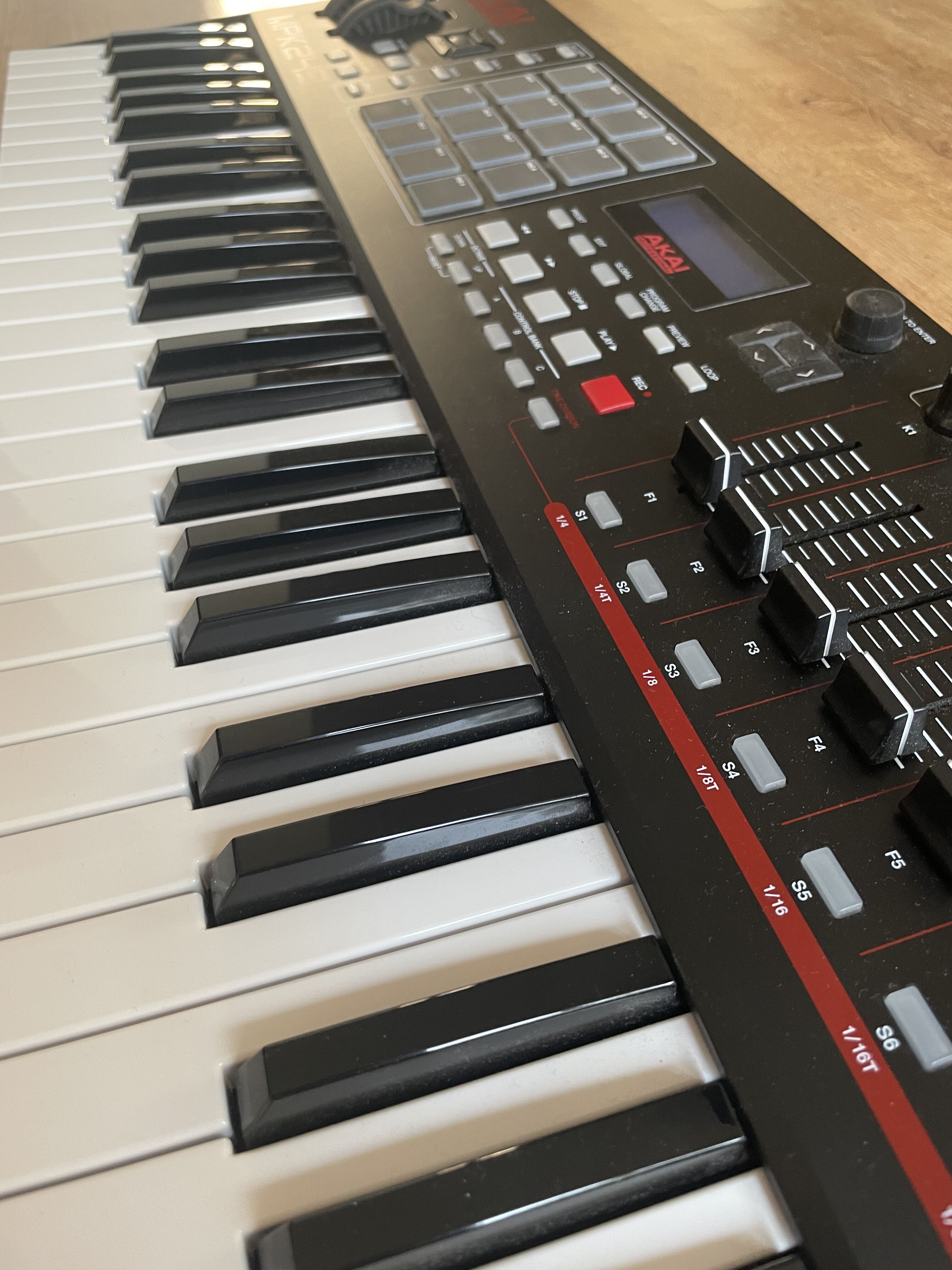 MPK249 - Akai Professional MPK249 - Audiofanzine