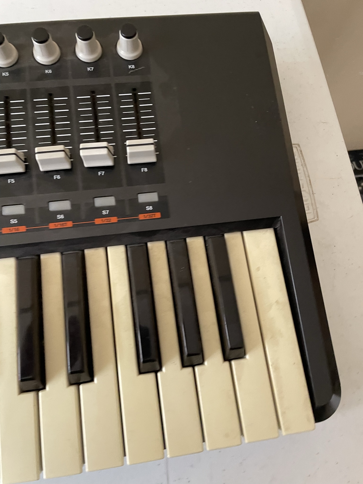 MPK61 - Akai Professional MPK61 - Audiofanzine