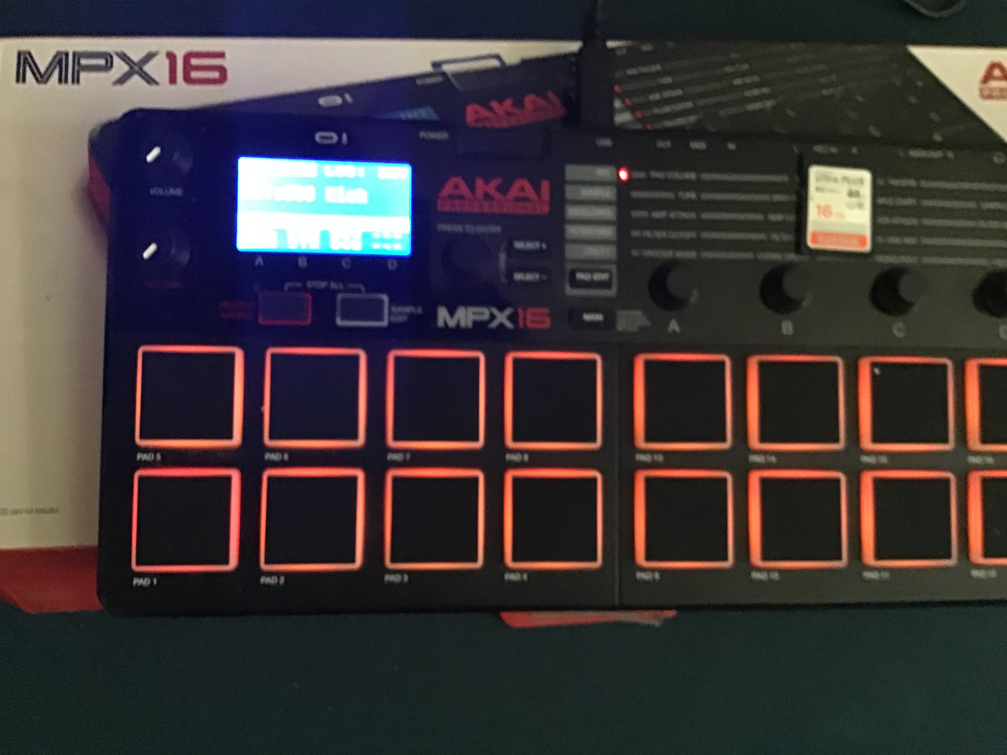 MPX16 - Akai Professional MPX16 - Audiofanzine