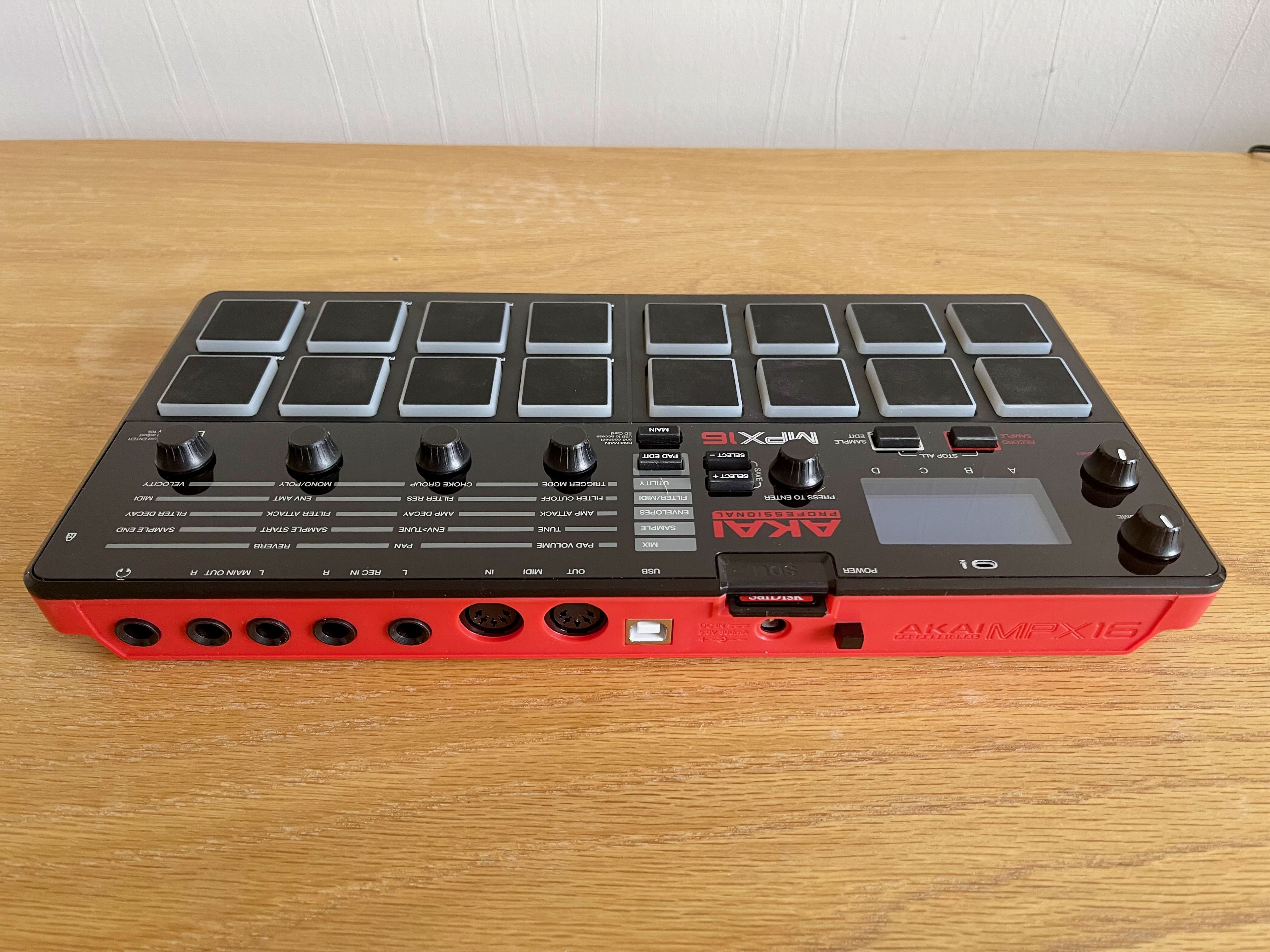 MPX16 - Akai Professional MPX16 - Audiofanzine