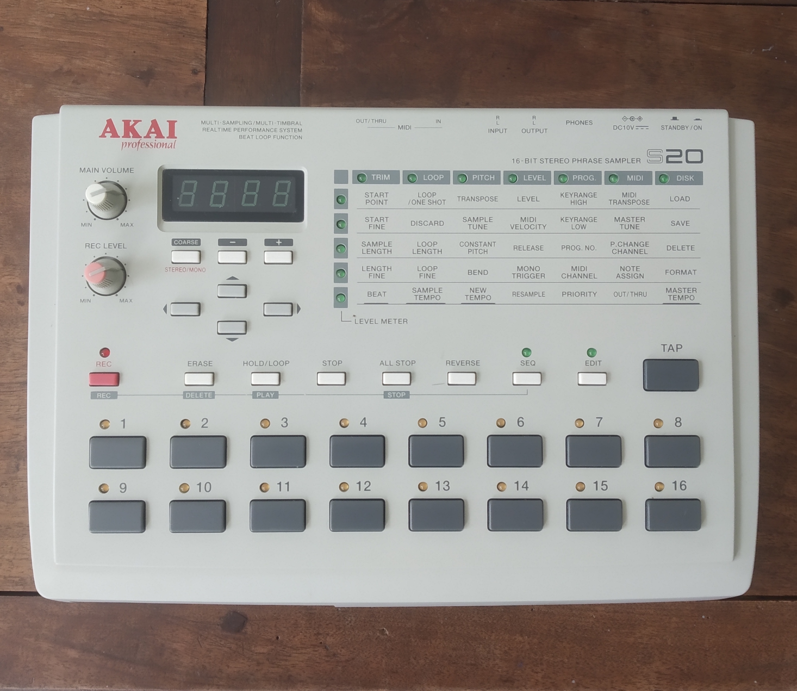 S20 - Akai Professional S20 - Audiofanzine