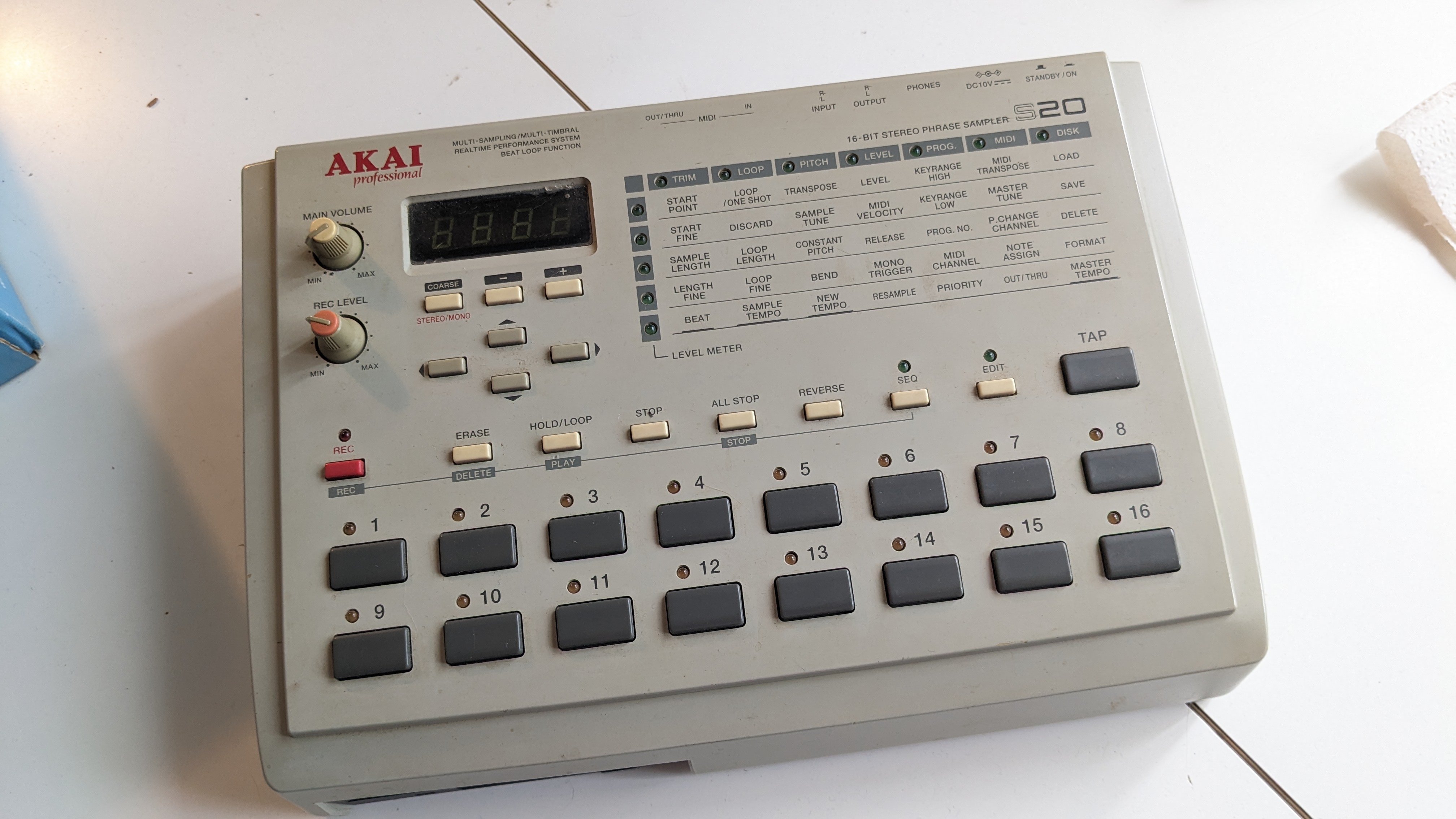 S20 - Akai Professional S20 - Audiofanzine