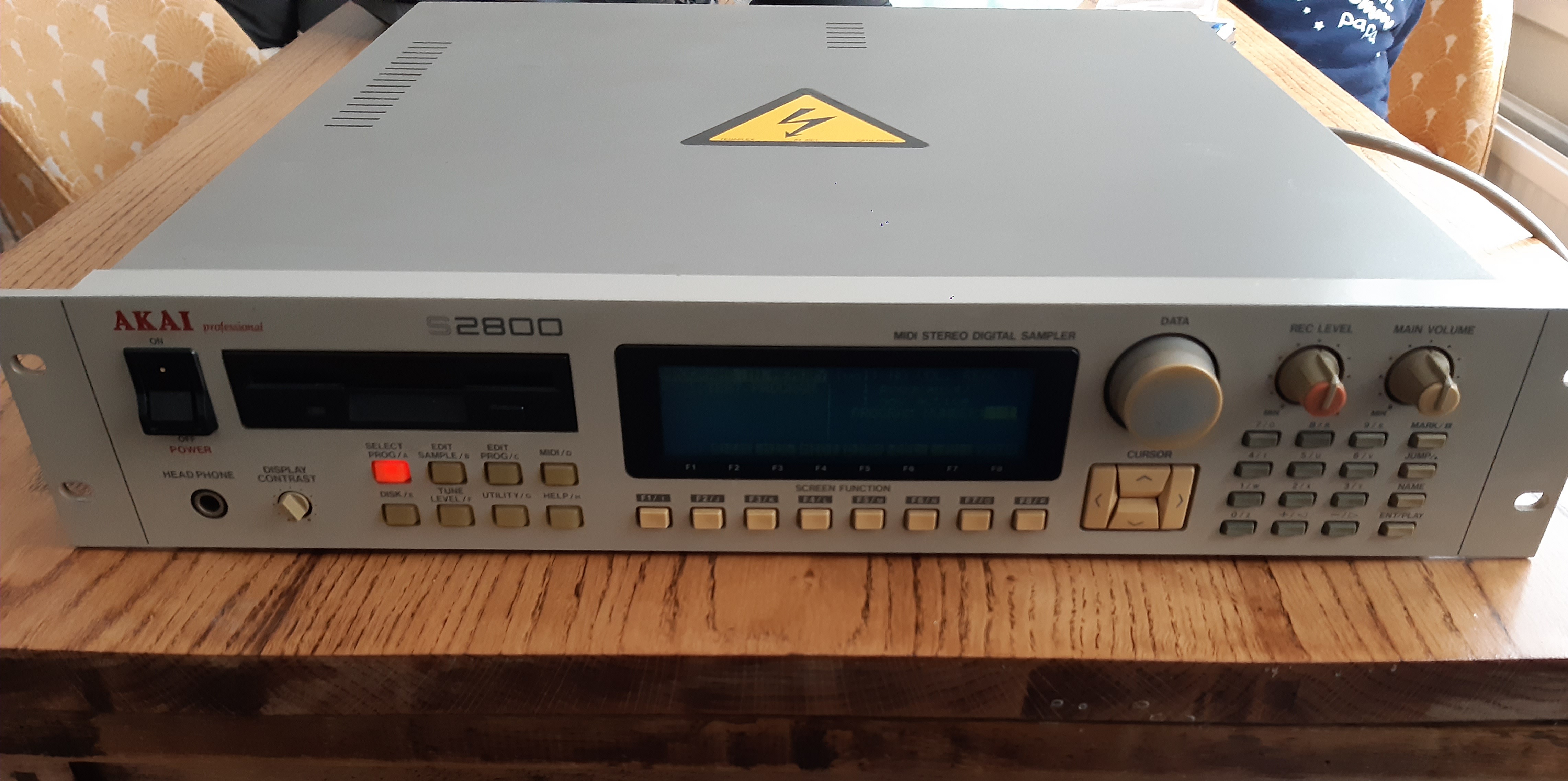 S2800 - Akai Professional S2800 - Audiofanzine