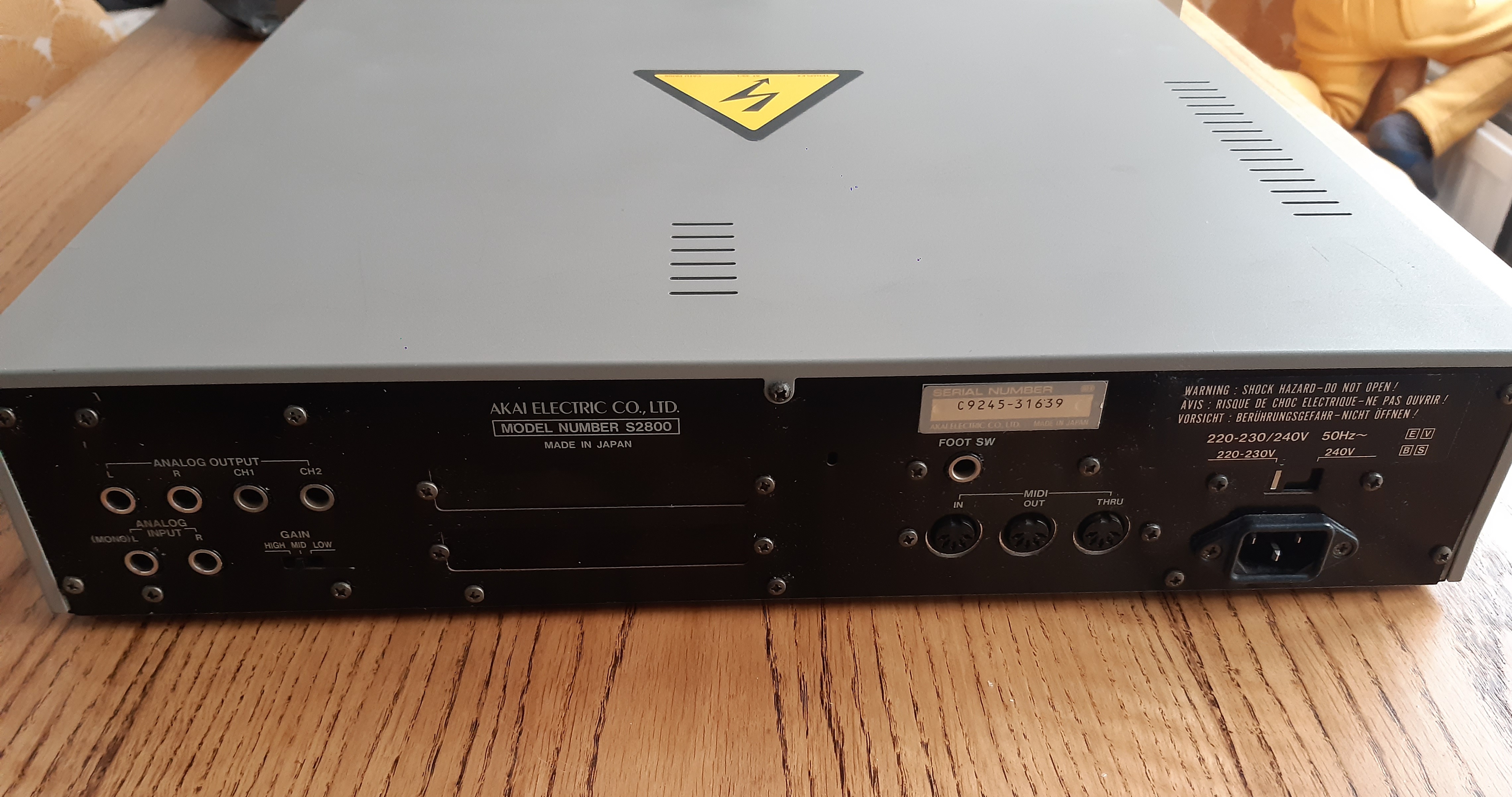 S2800 - Akai Professional S2800 - Audiofanzine