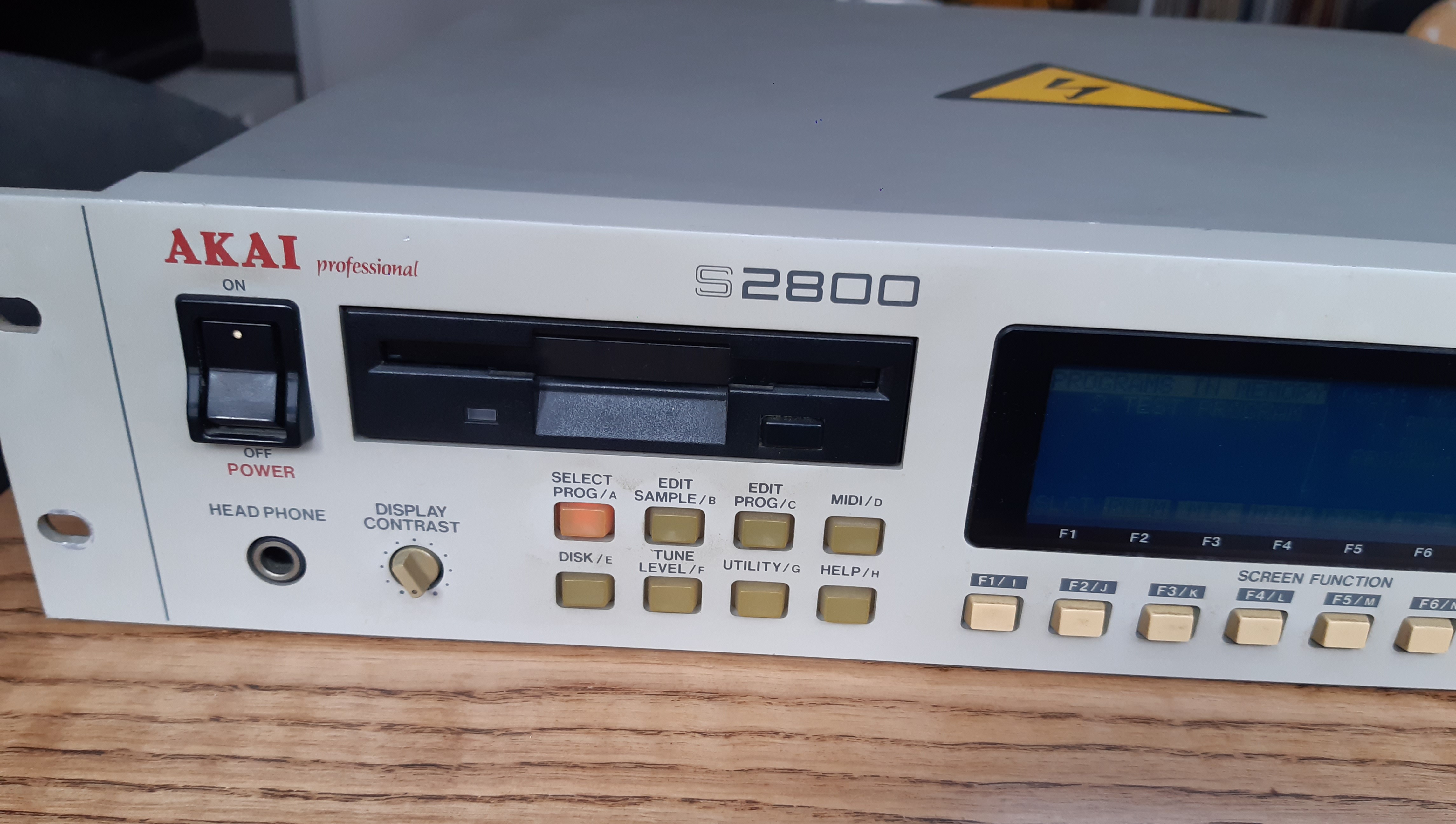 S2800 - Akai Professional S2800 - Audiofanzine