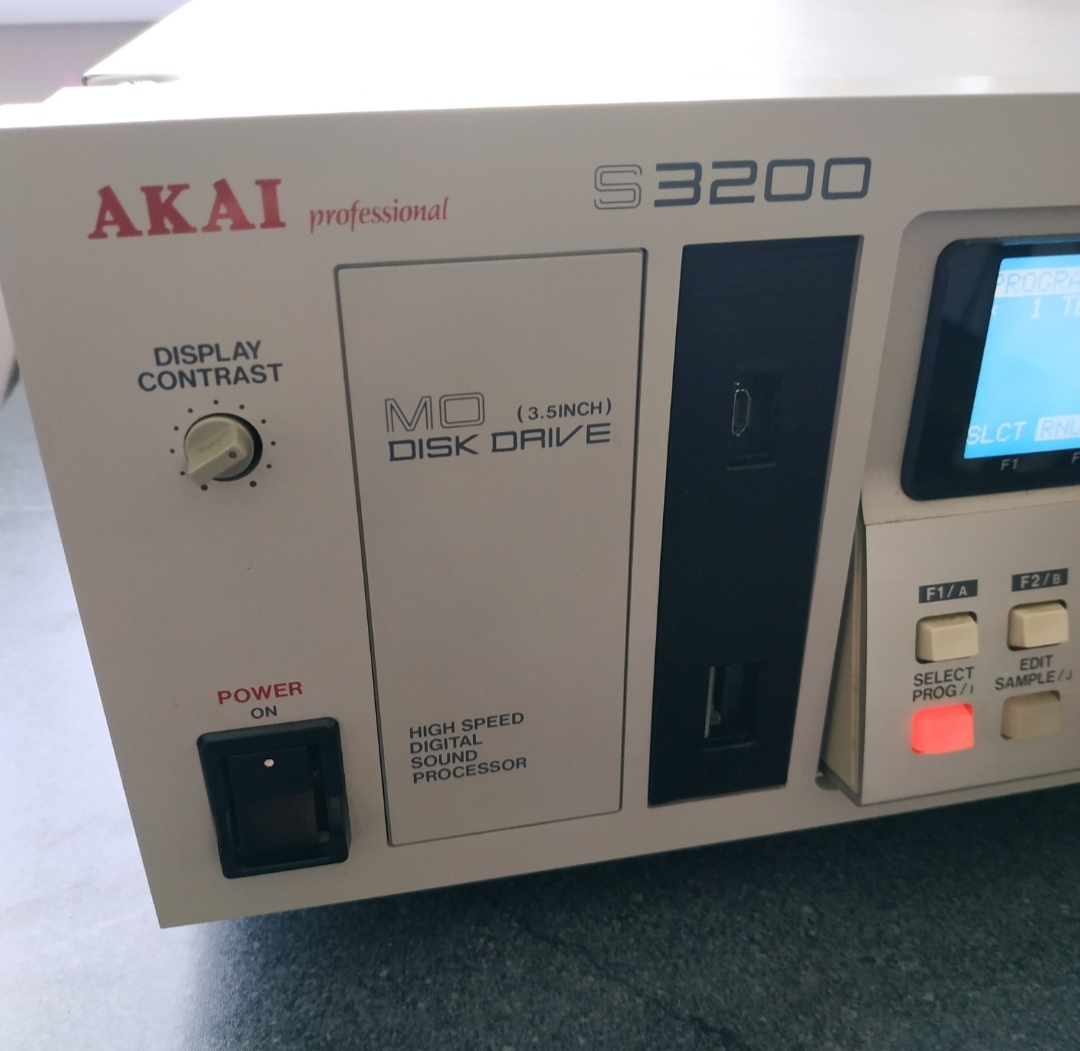 S3200 - Akai Professional S3200 - Audiofanzine
