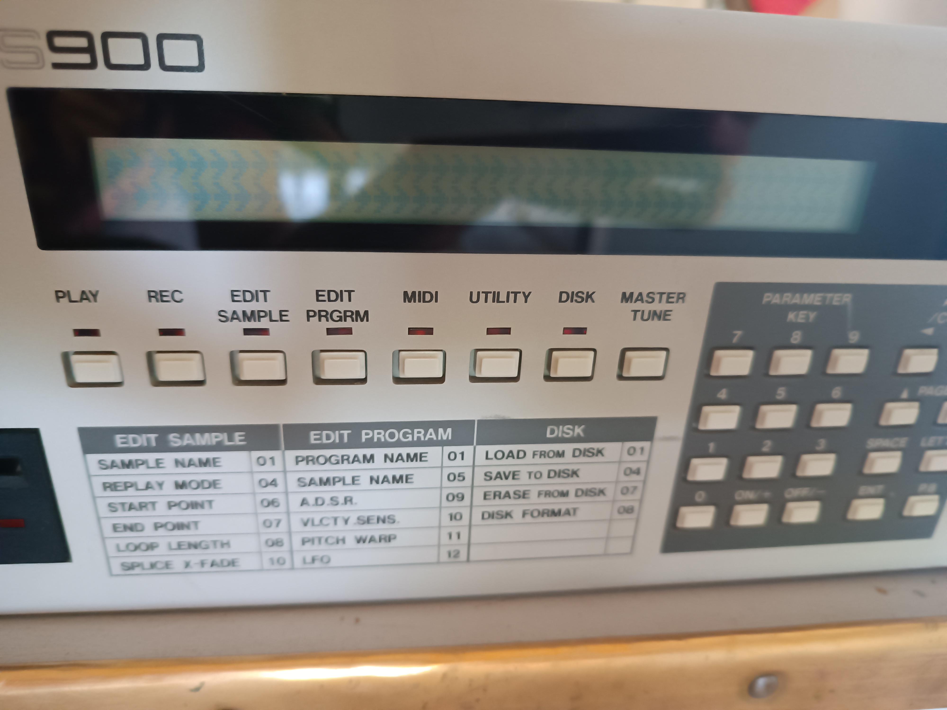 S900 - Akai Professional S900 - Audiofanzine