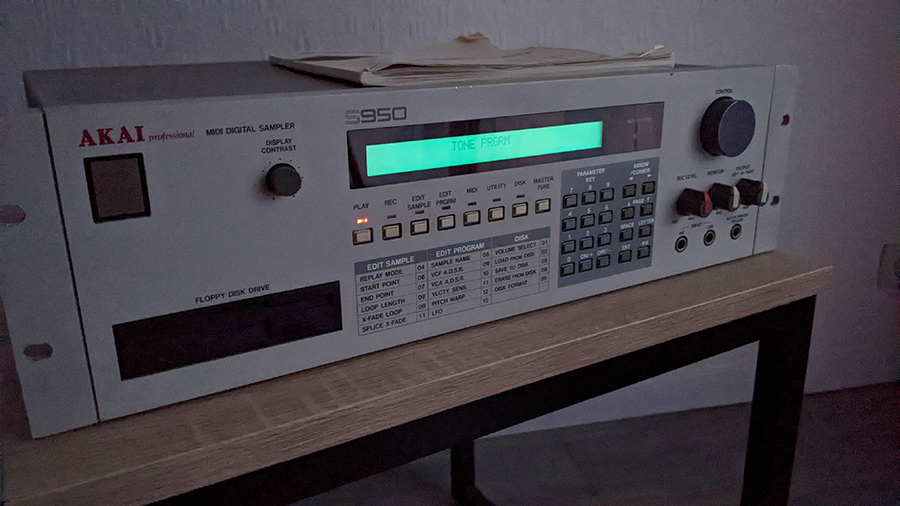 S950 - Akai Professional S950 - Audiofanzine