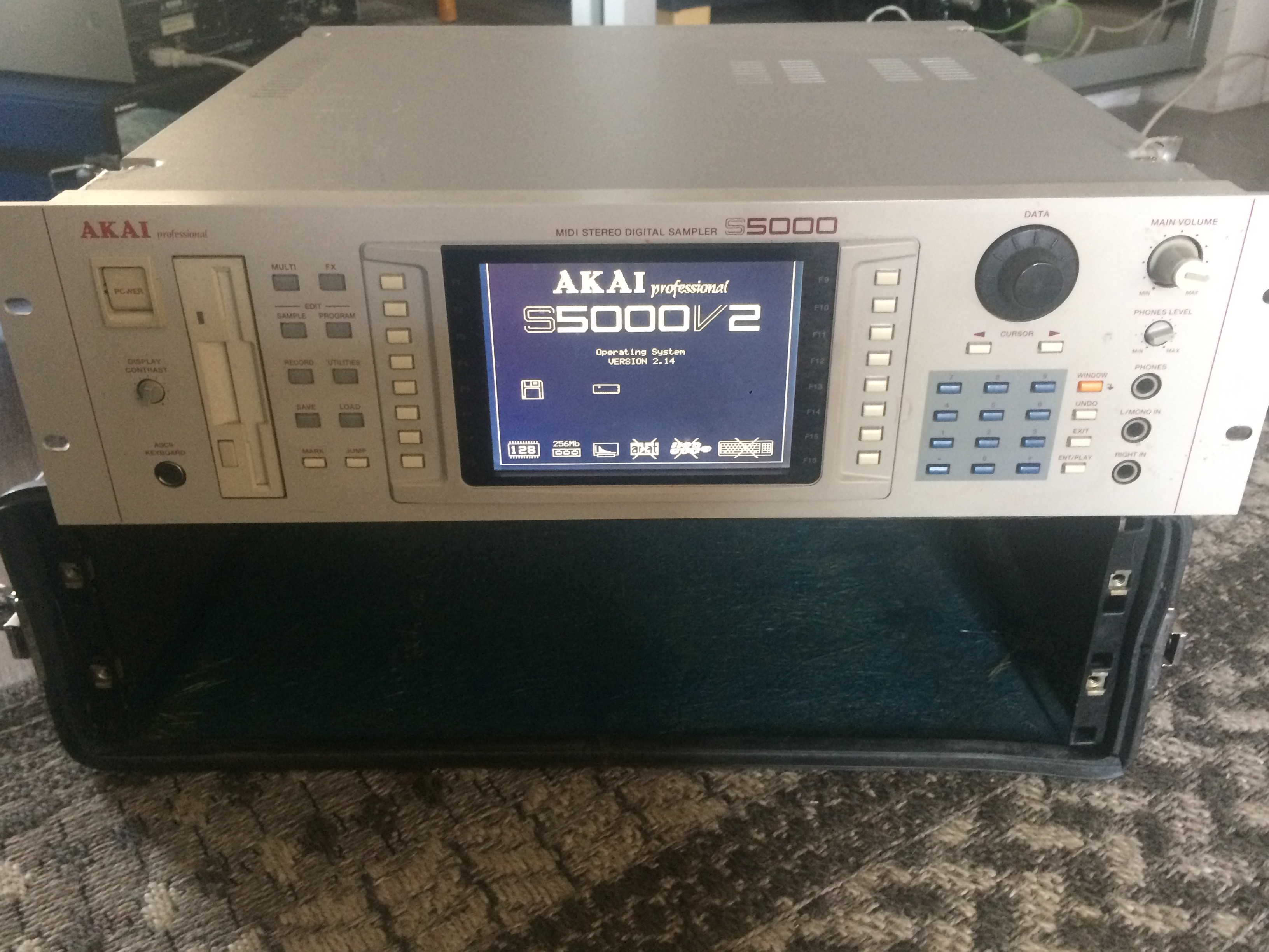 S5000 - Akai S5000 - Audiofanzine
