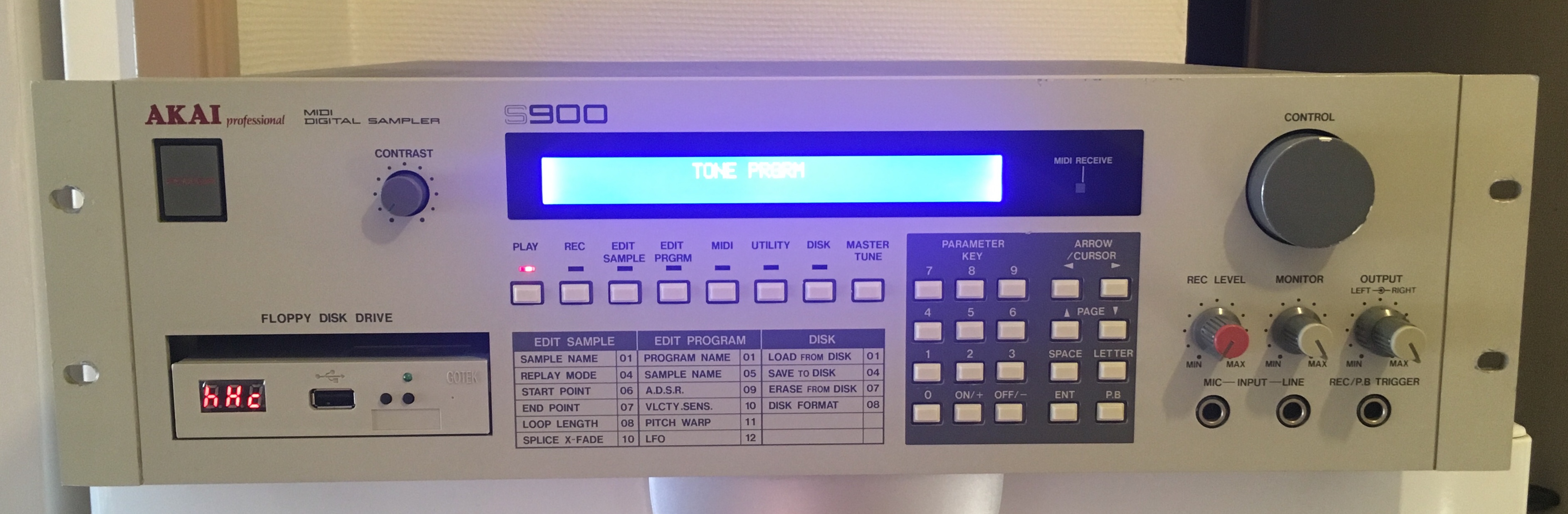 Akai s 900 Lecteur Gotek usb ecran led (Ile-de-France) - Audiofanzine