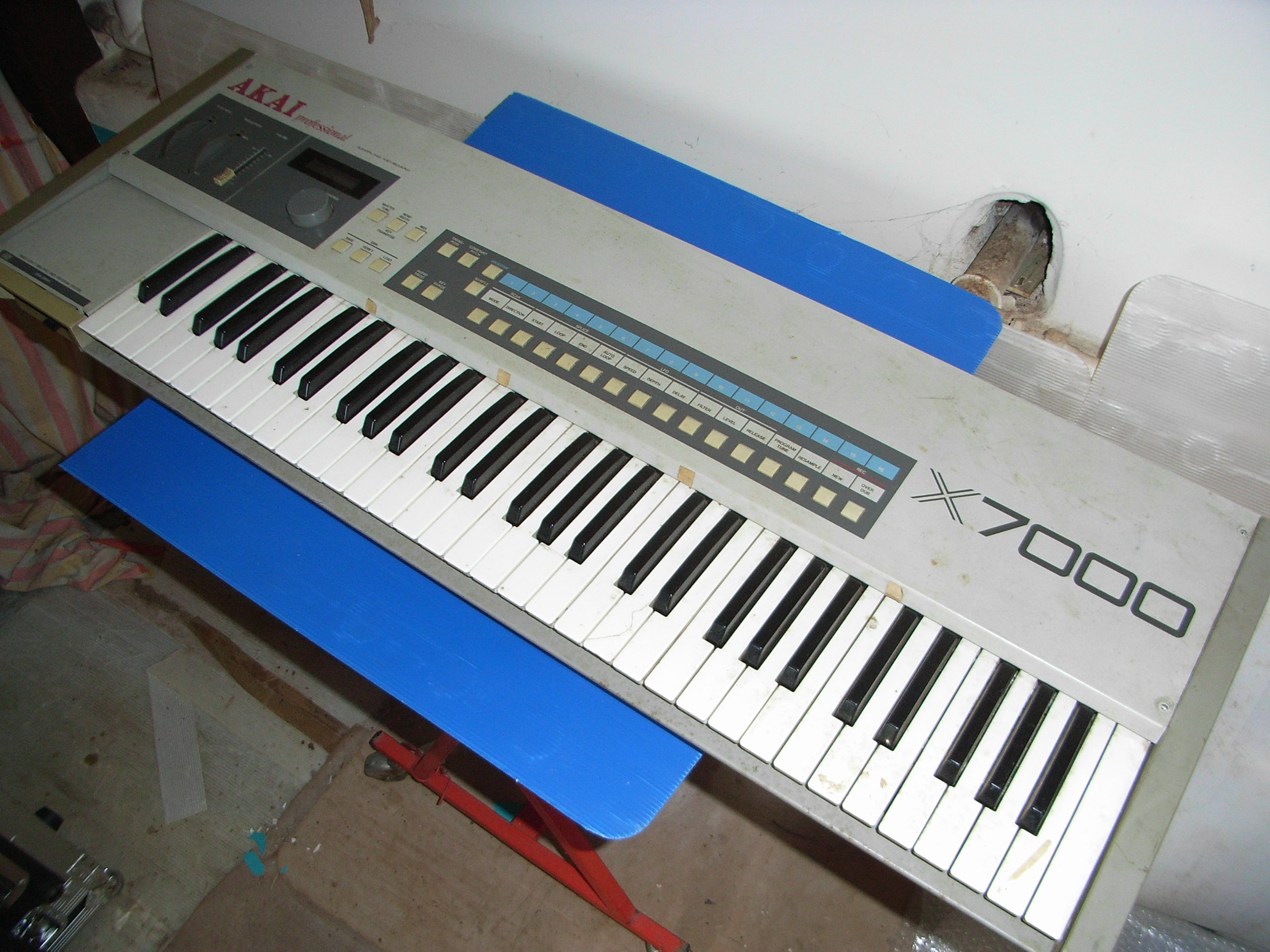 X7000 - Akai X7000 - Audiofanzine