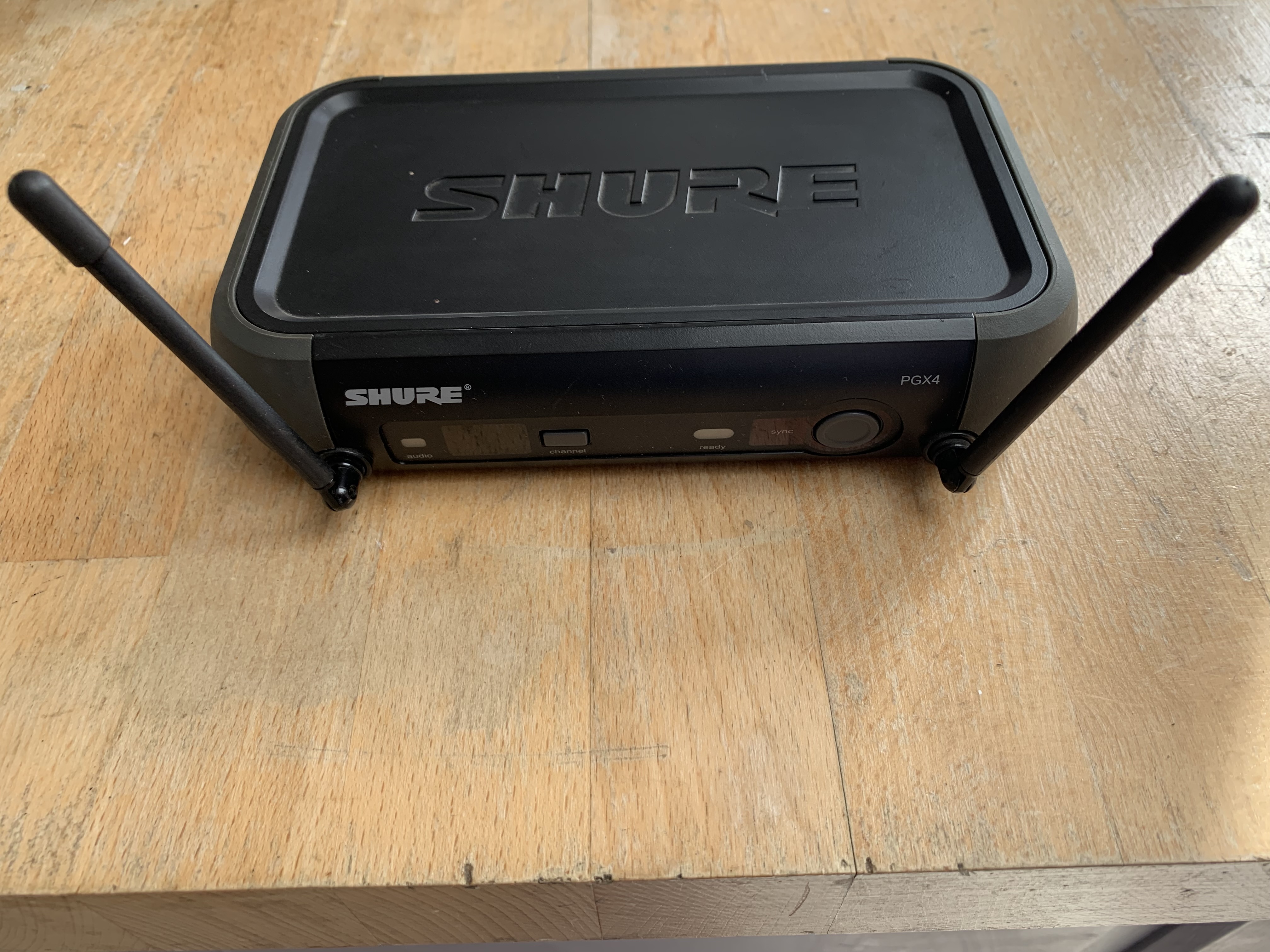 UHF SR40 - AKG UHF SR40 - Audiofanzine