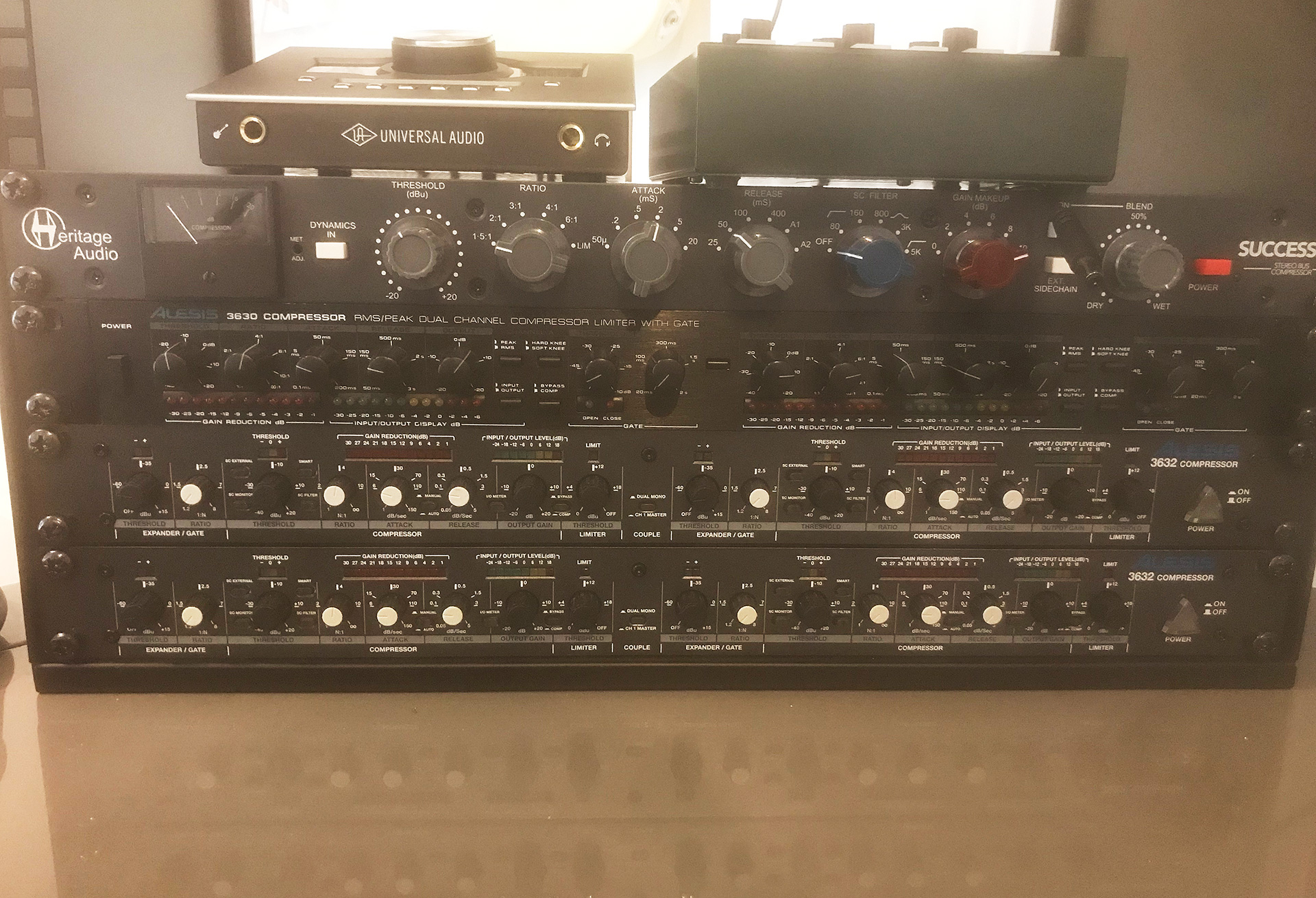 3632 Compressor - Alesis 3632 Compressor - Audiofanzine