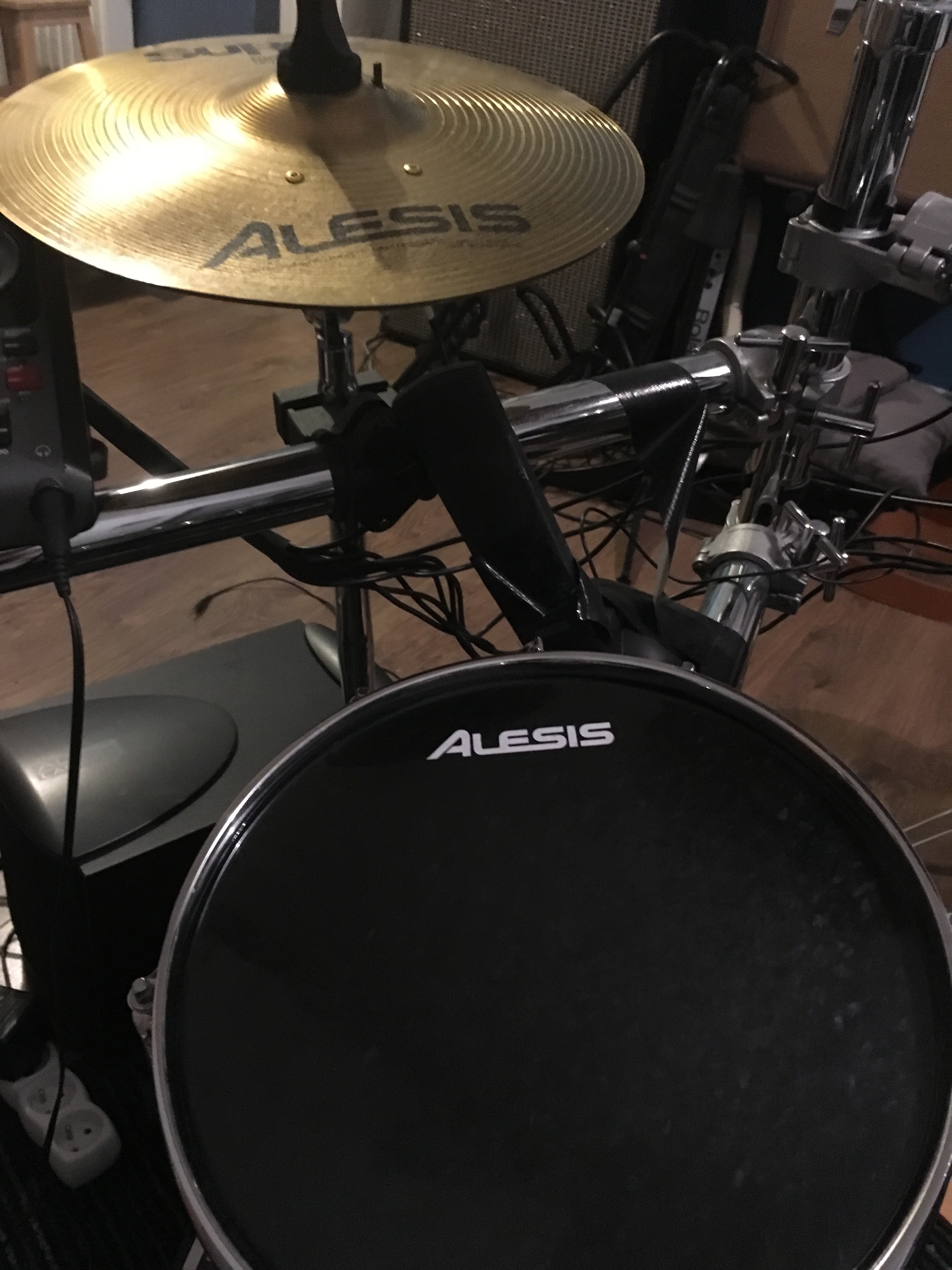DM10 PRO KIT - Alesis DM10 Pro Kit - Audiofanzine