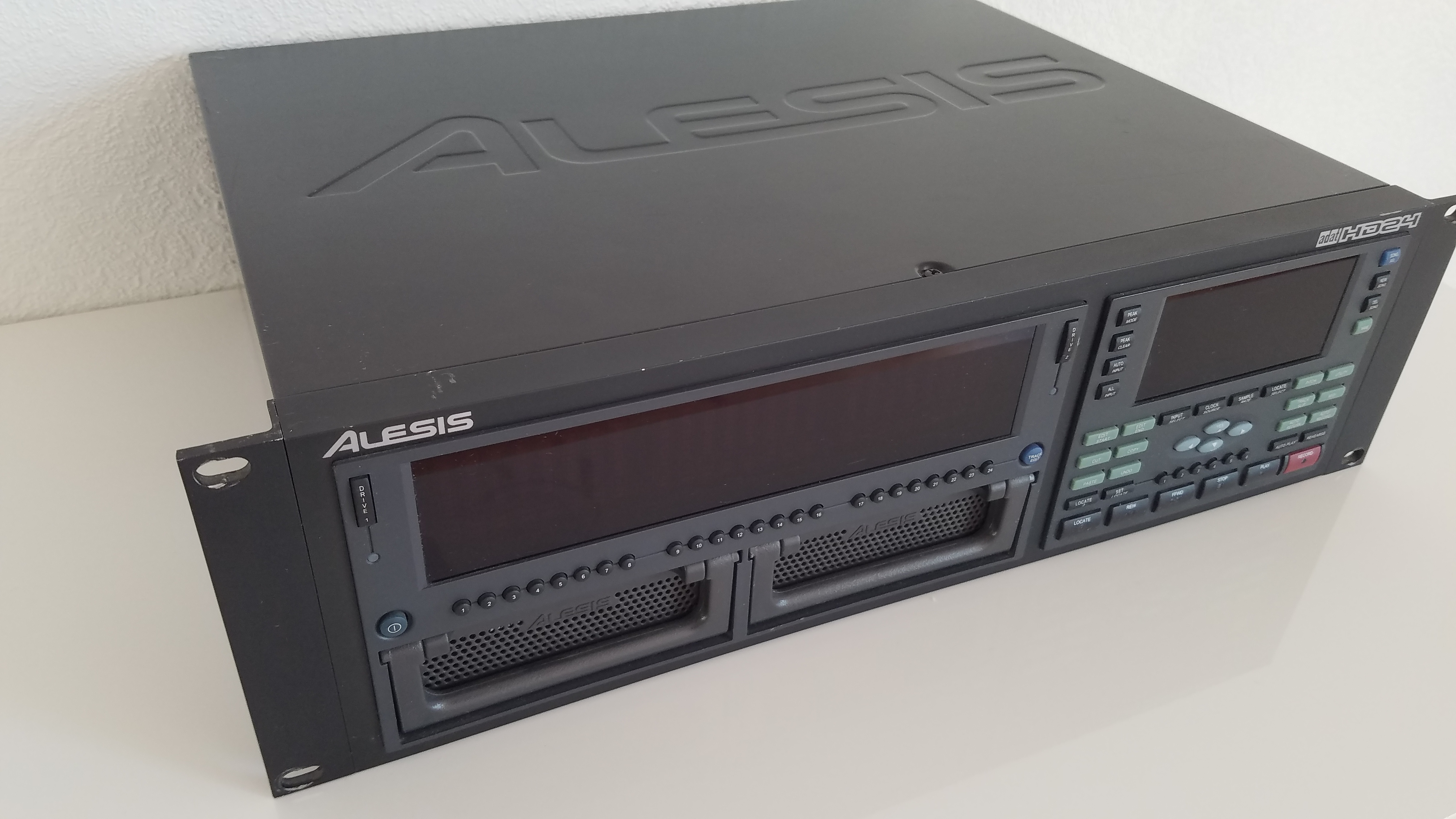 HD24 - Alesis HD24 - Audiofanzine