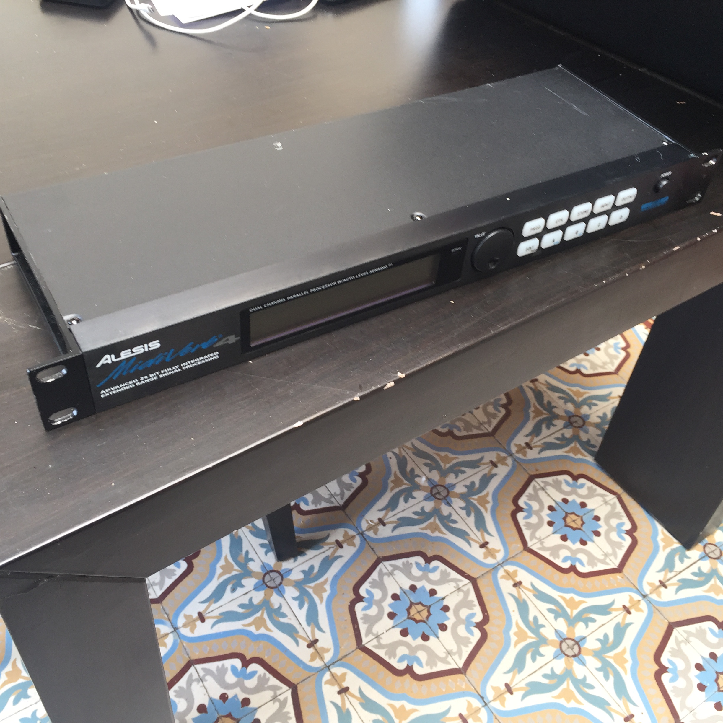 Alesis MidiVerb 4 image (#1752300) - Audiofanzine