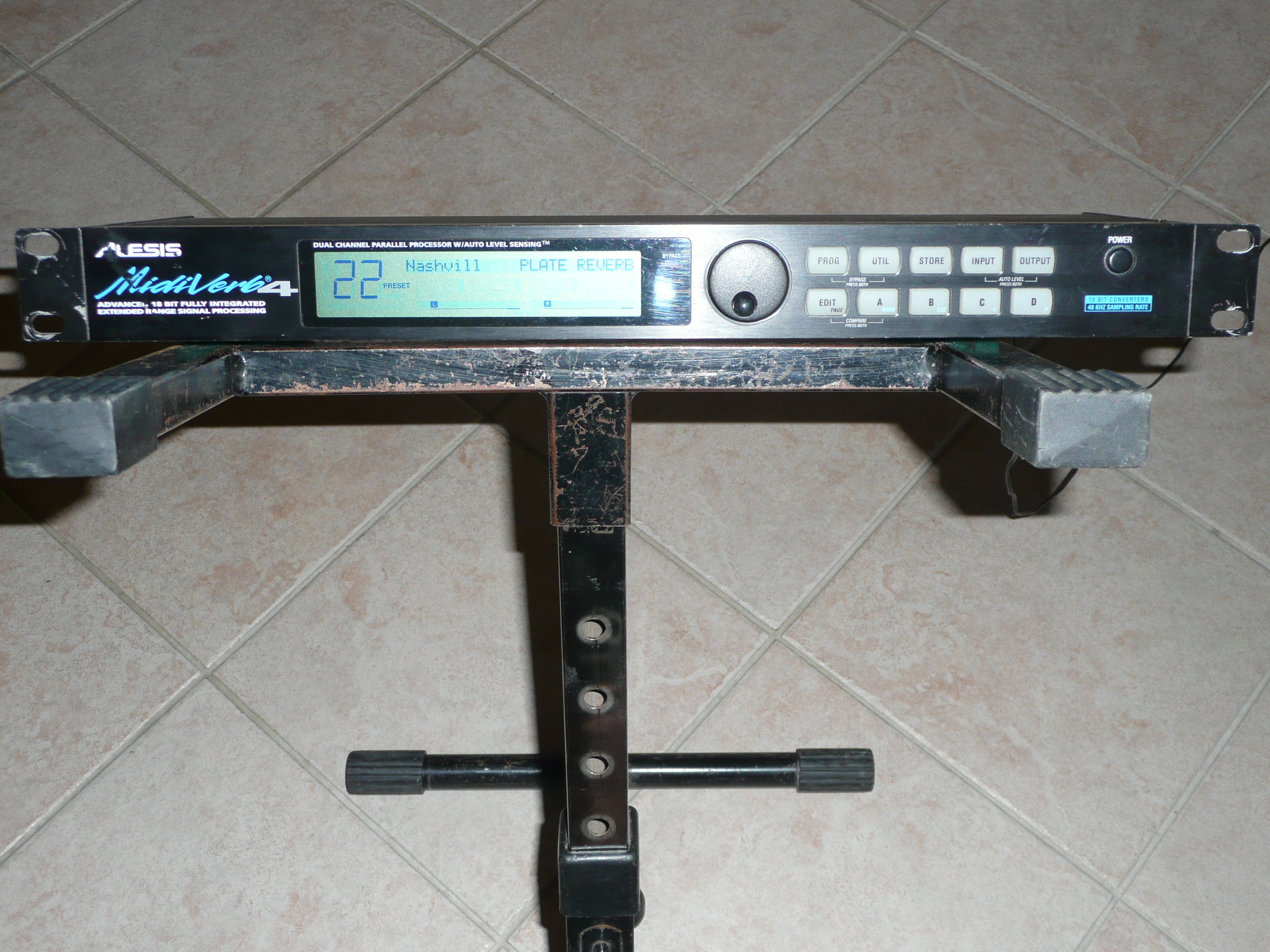 Alesis MidiVerb 4 image (#428806) - Audiofanzine