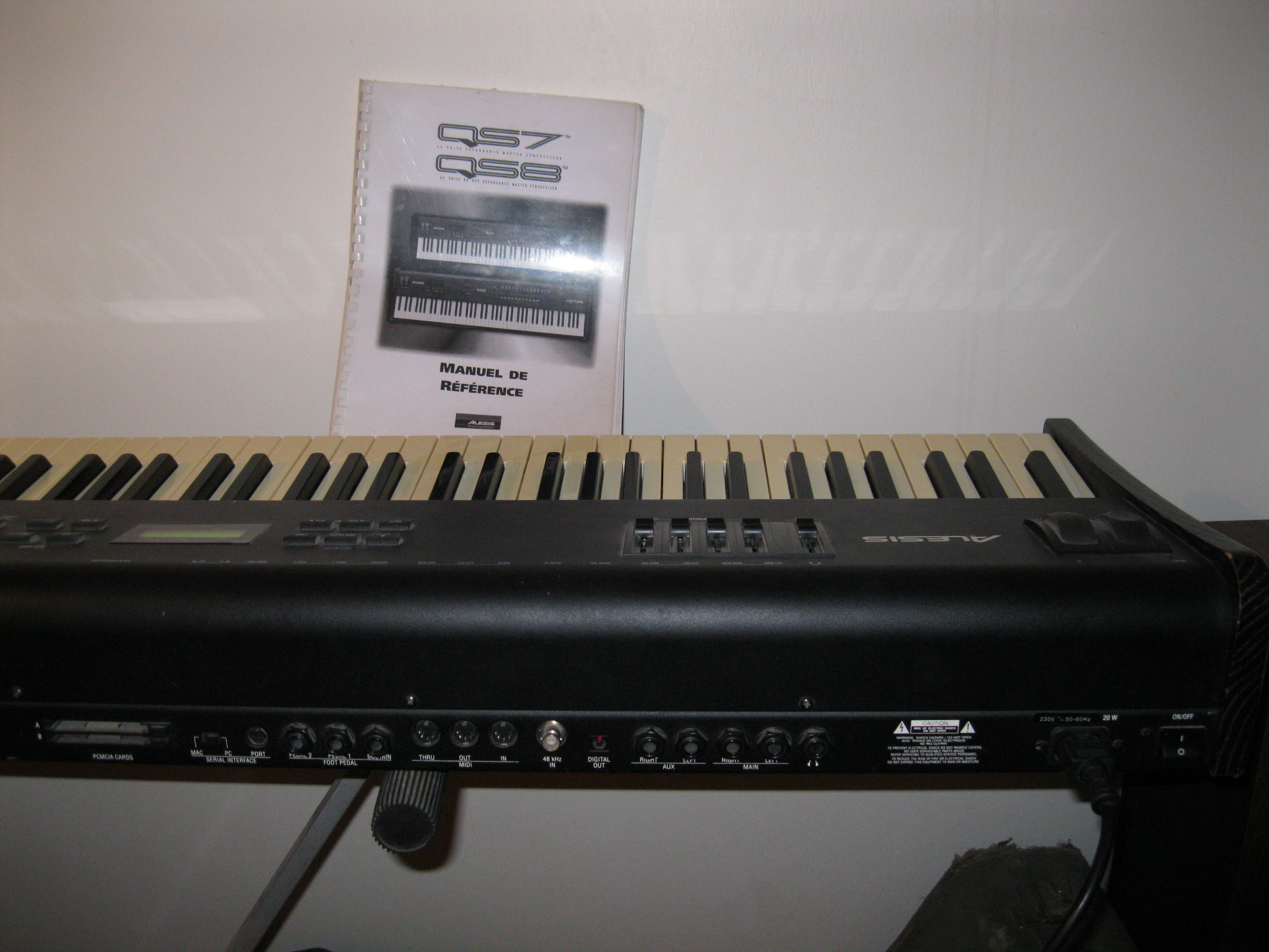 QS8 - Alesis QS8 - Audiofanzine