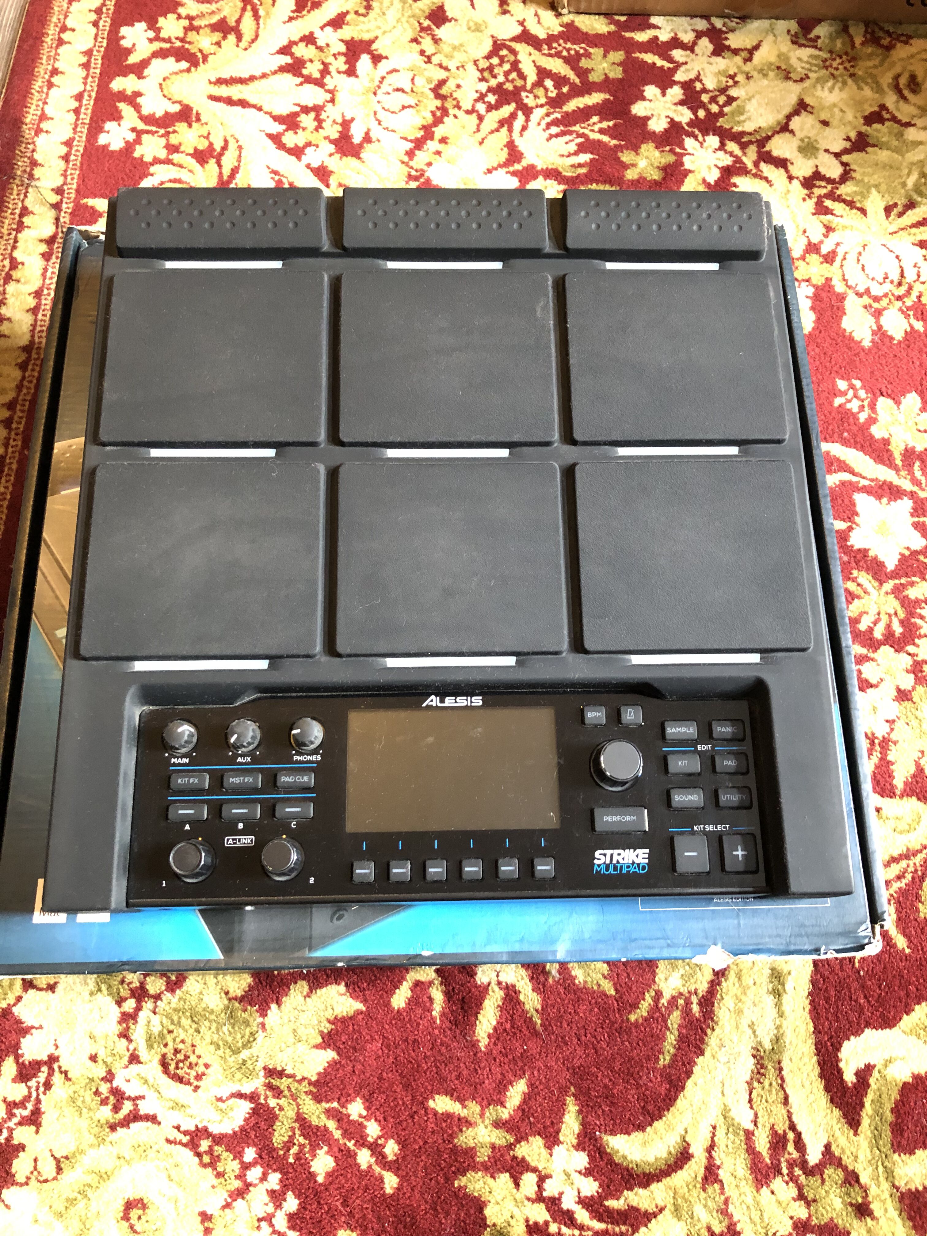 Strike MultiPad - Alesis Strike MultiPad - Audiofanzine