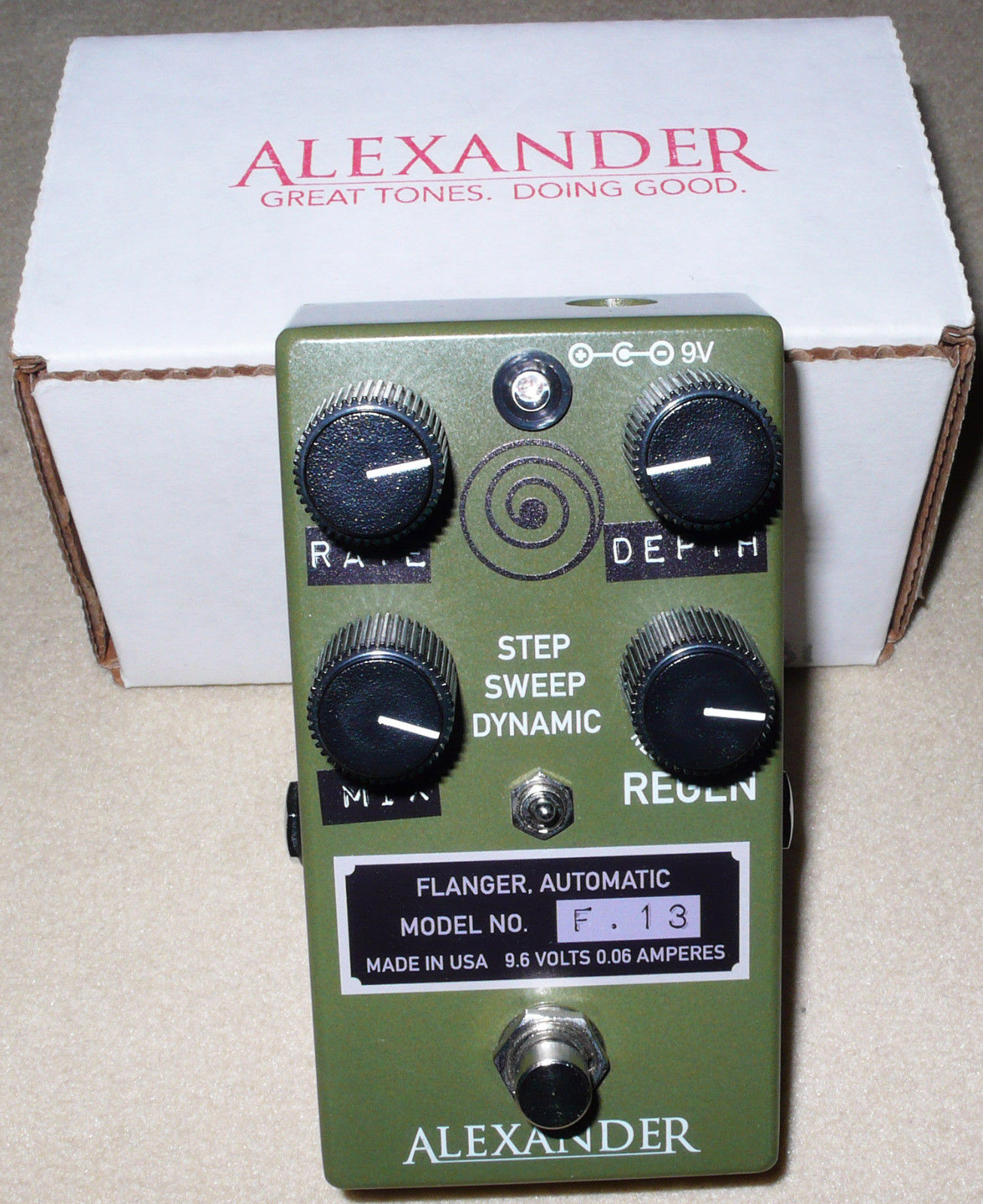 F.13 FLANGER - Alexander Pedals F.13 Flanger - Audiofanzine