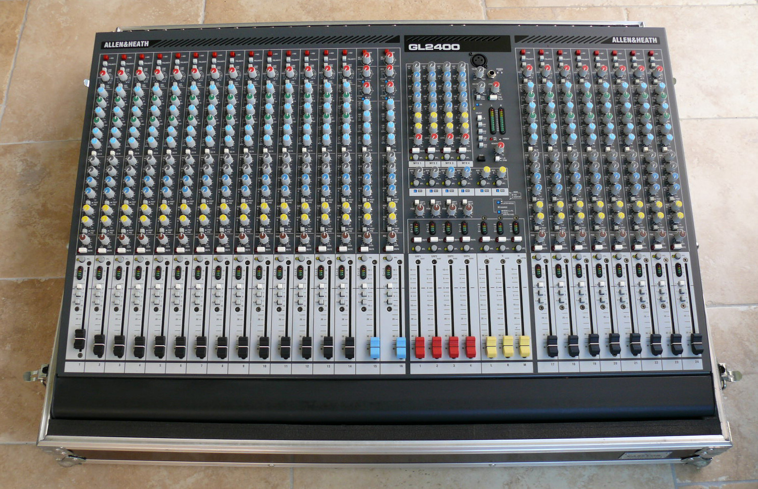 GL2400-24 - Allen & Heath GL2400-24 - Audiofanzine